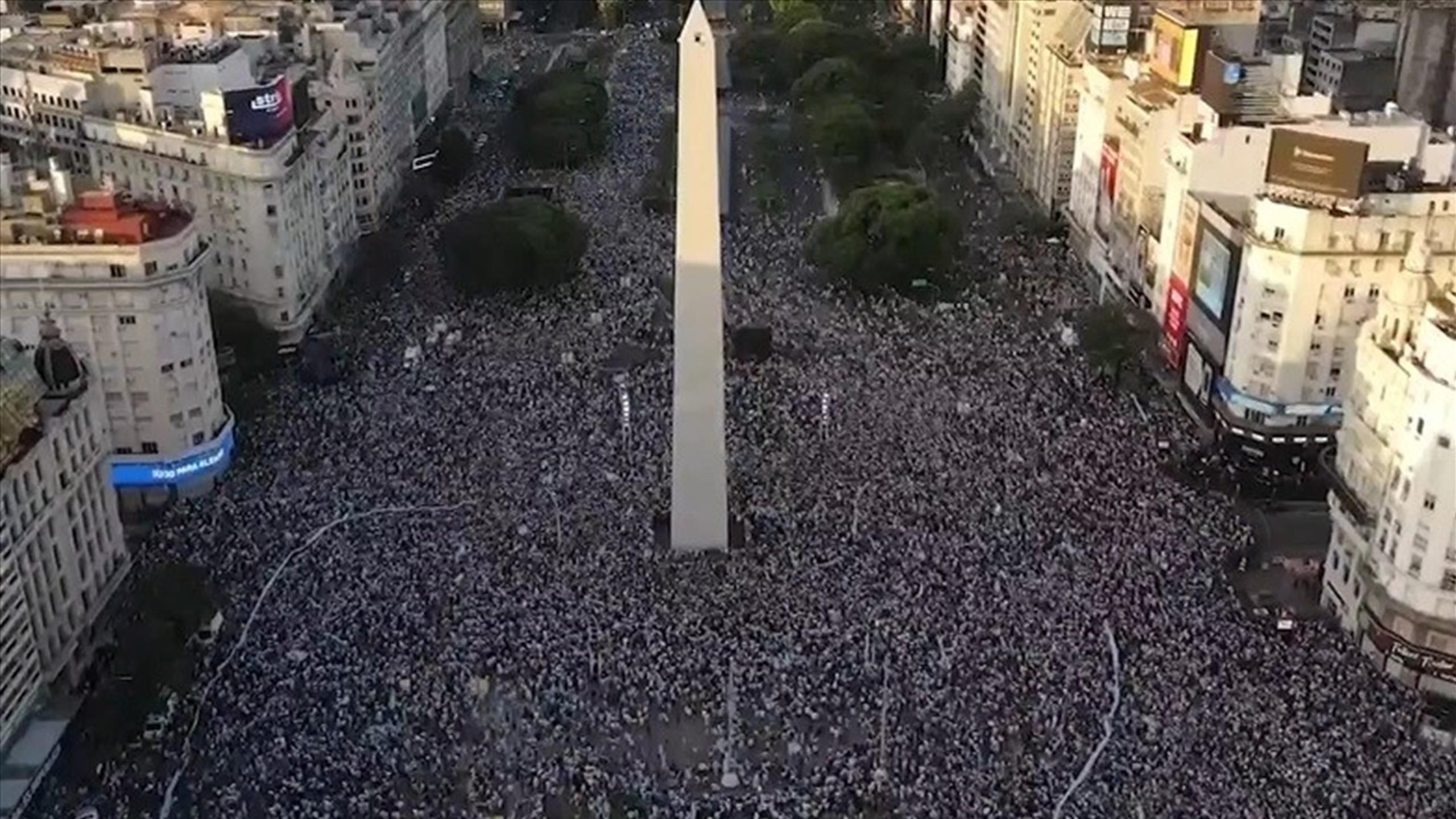 Mondiali 2022 - Argentina, tifosi invadono Buenos Aires per la partita ...
