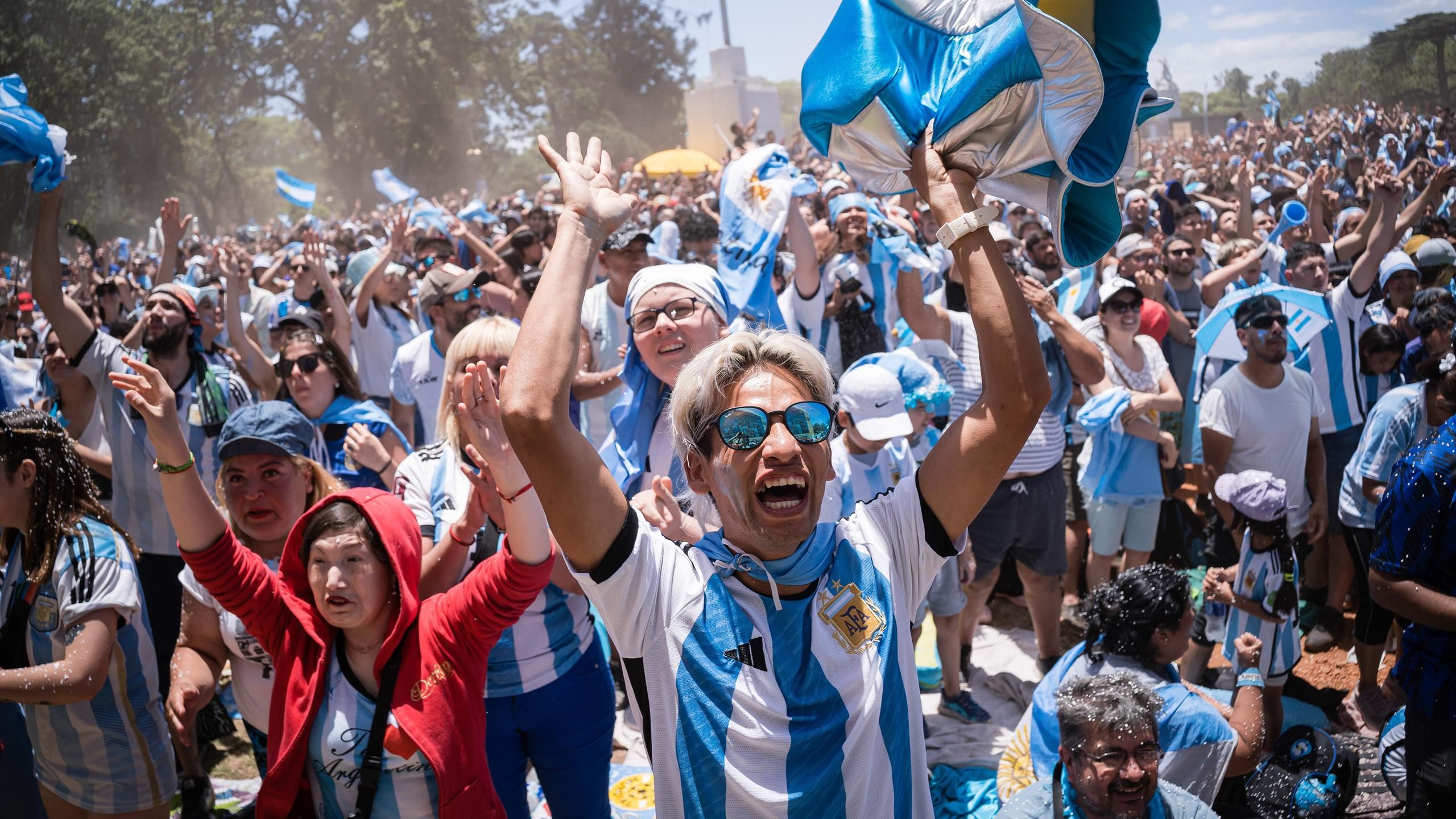 WM 2022: Argentinien huldigt seinen WM-Helden nach Finalsieg gegen ...