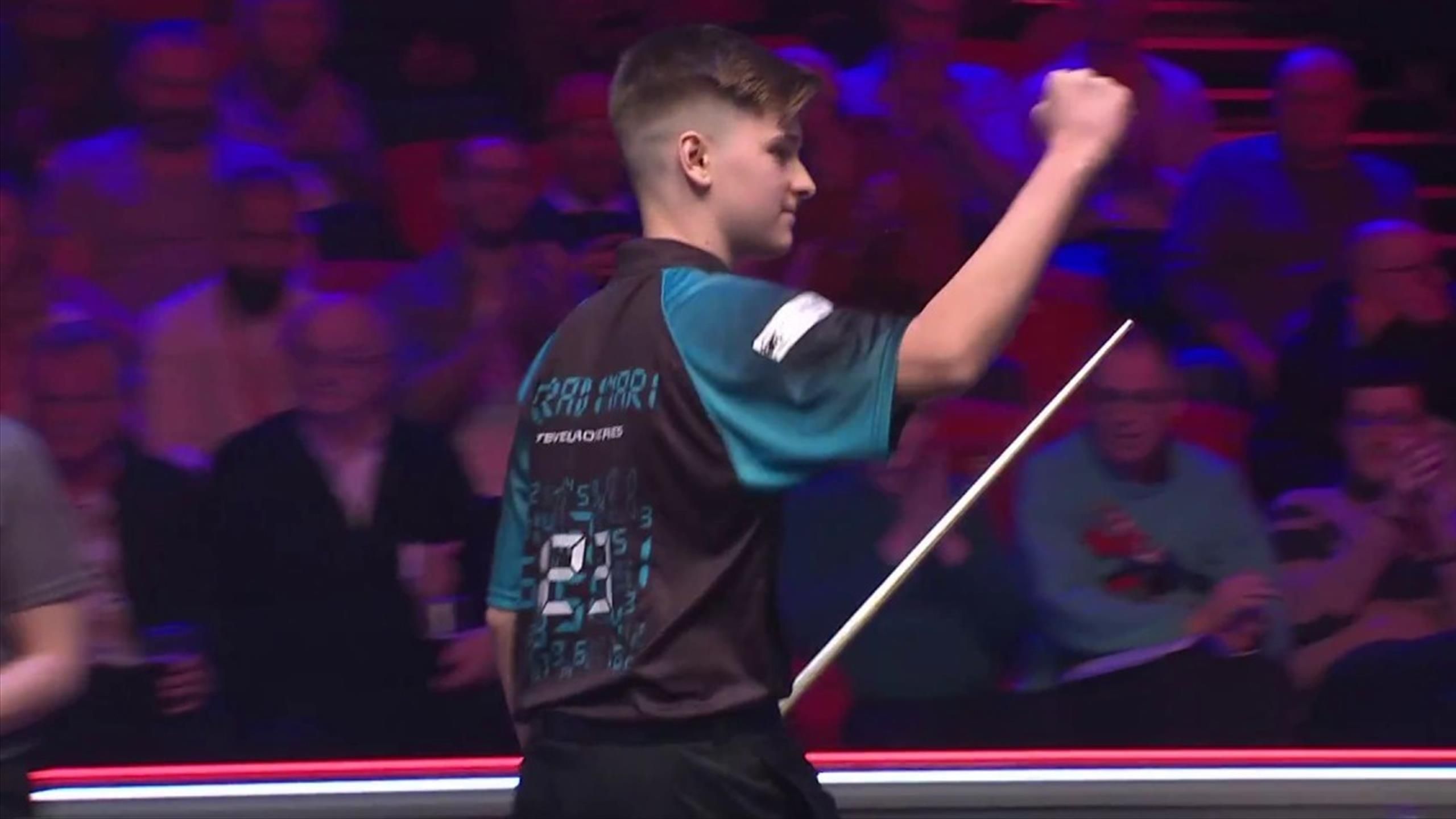 Snooker-Teenager Vladislav Gradinari schreibt mit gerade einmal 14 ...