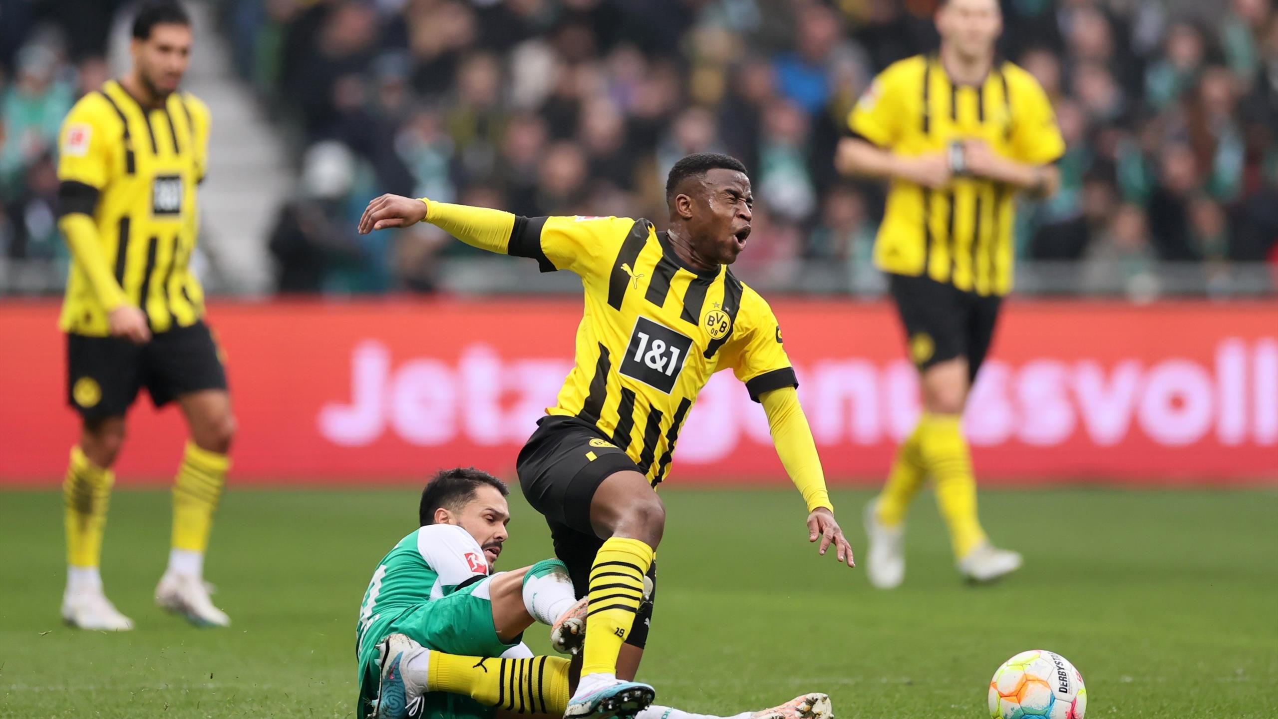 Sebastian Kehl trotz Ausfall von Youssoufa Moukoko optimistisch vor ...