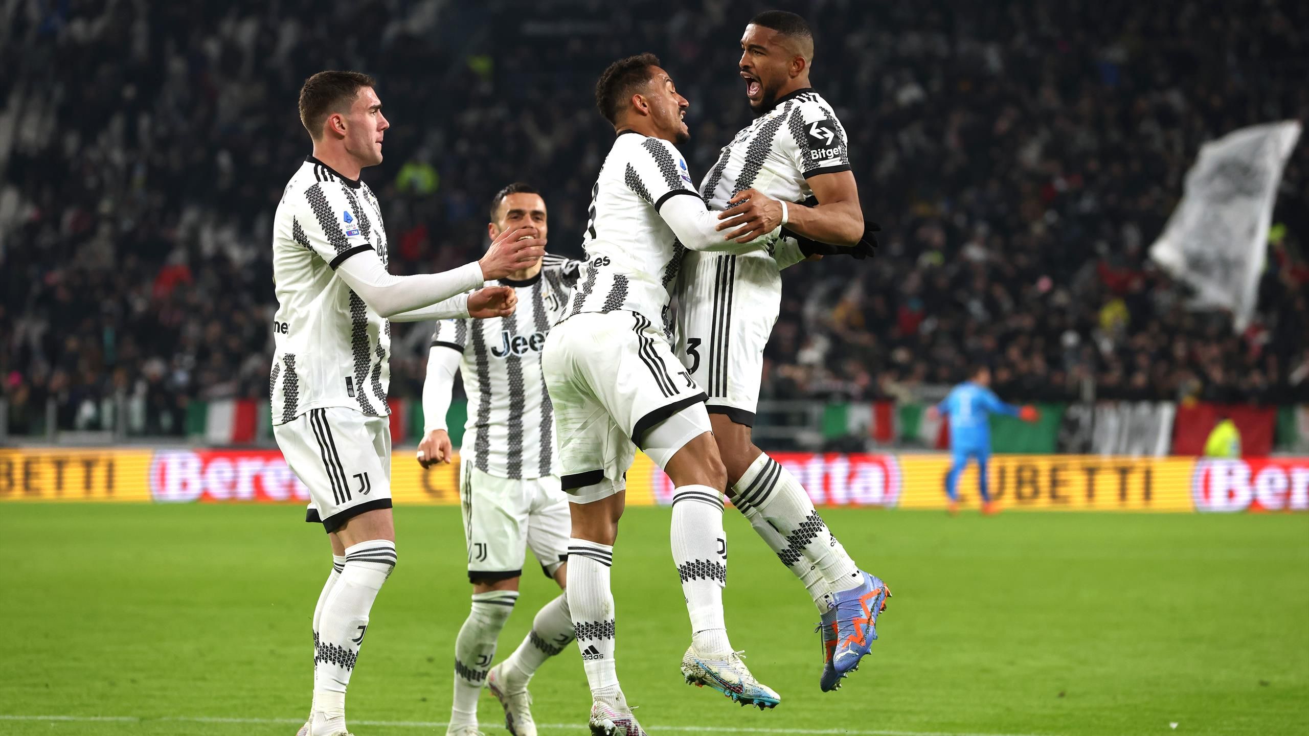 Serie A: Juventus Turin gewinnt Derby gegen FC Turin - AS Rom verliert ...