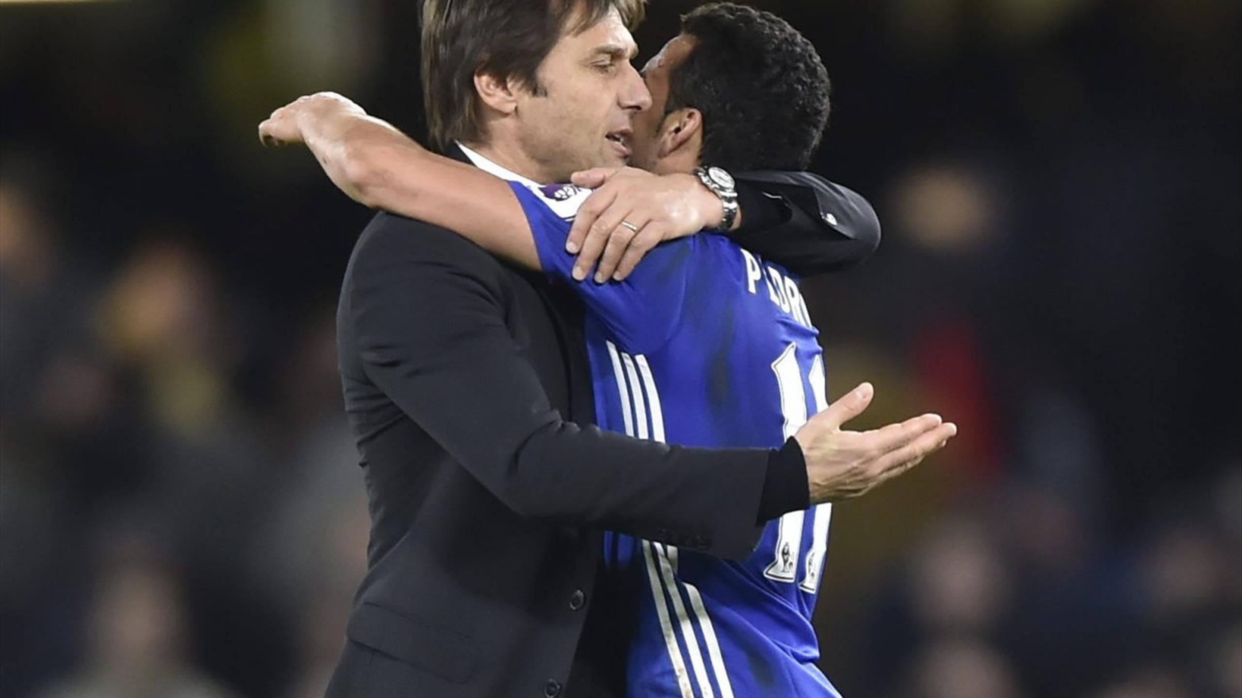 Premier League. Trener Chelsea zaprosił dziennikarzy na piwo - Eurosport