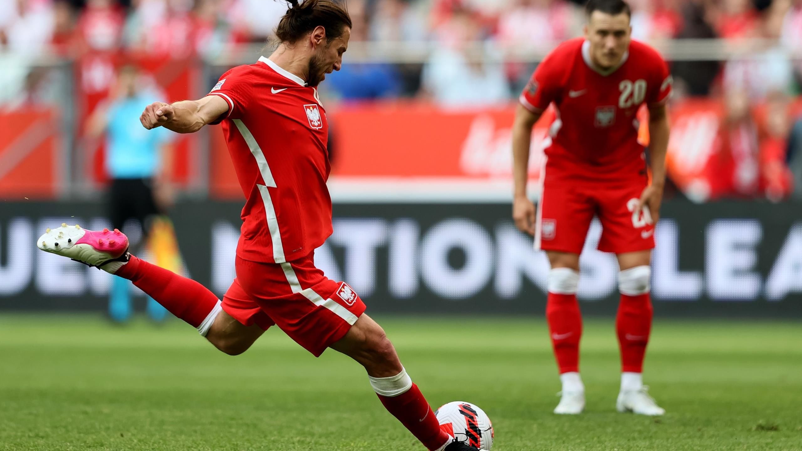 Grzegorz Krychowiak zadebiutował w nowym klubie. Jak zagrał? Ile minut ...