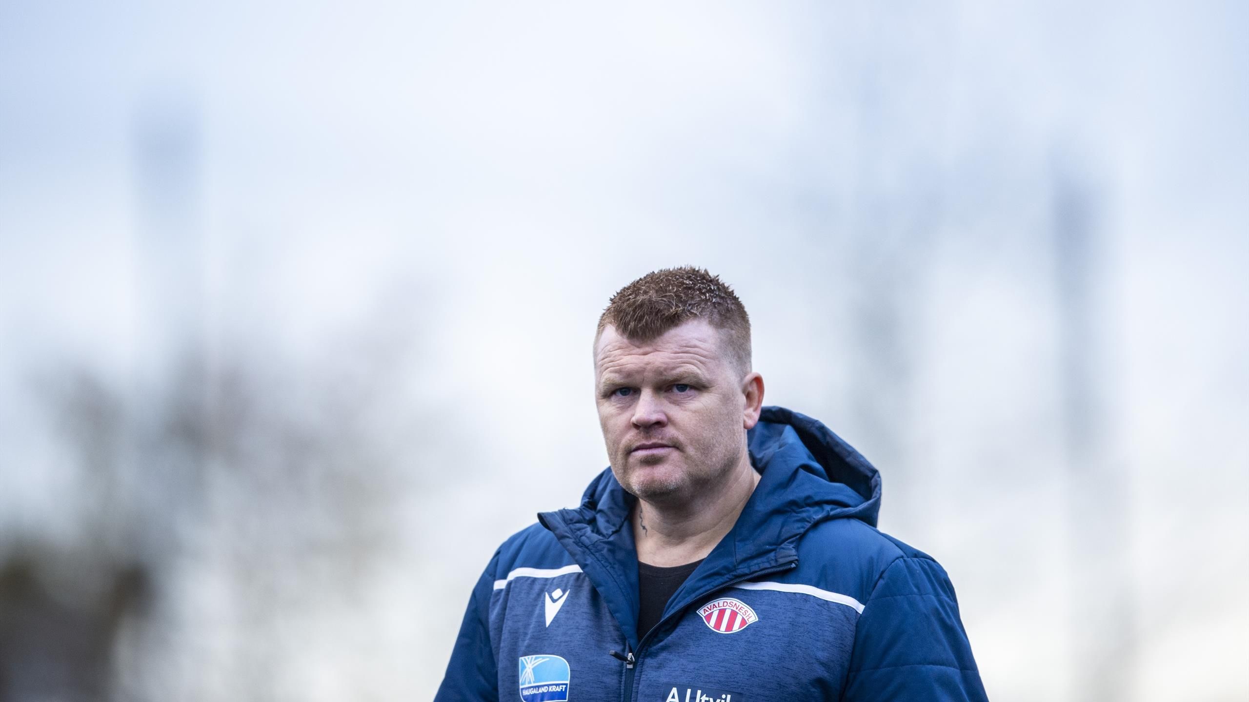 Riise raser etter utsatt kamp: – De kunne kjørt buss - Eurosport