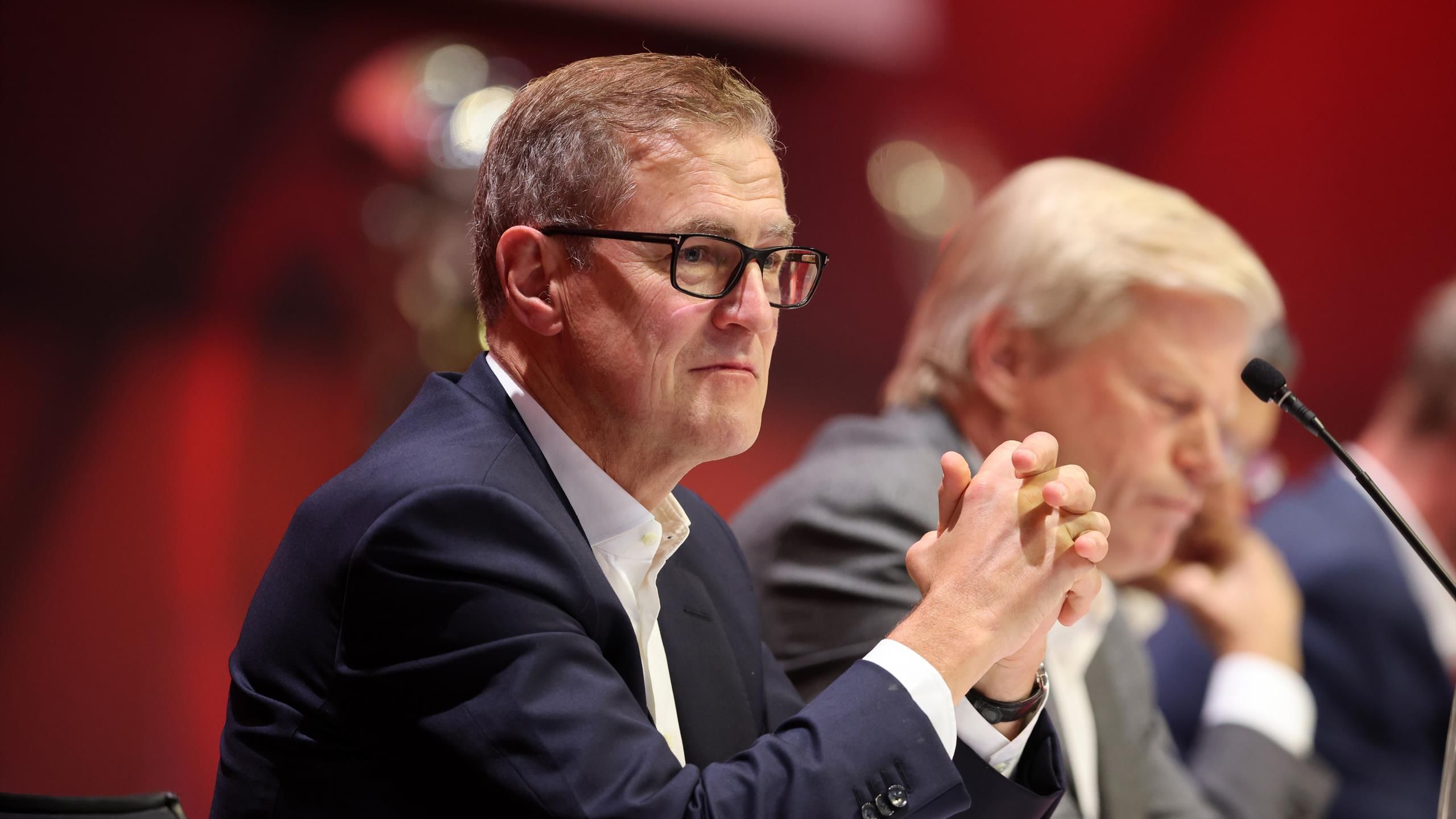 FC Bayern München - Medien: Jan-Christian Dreesen möglicher Kandidat ...