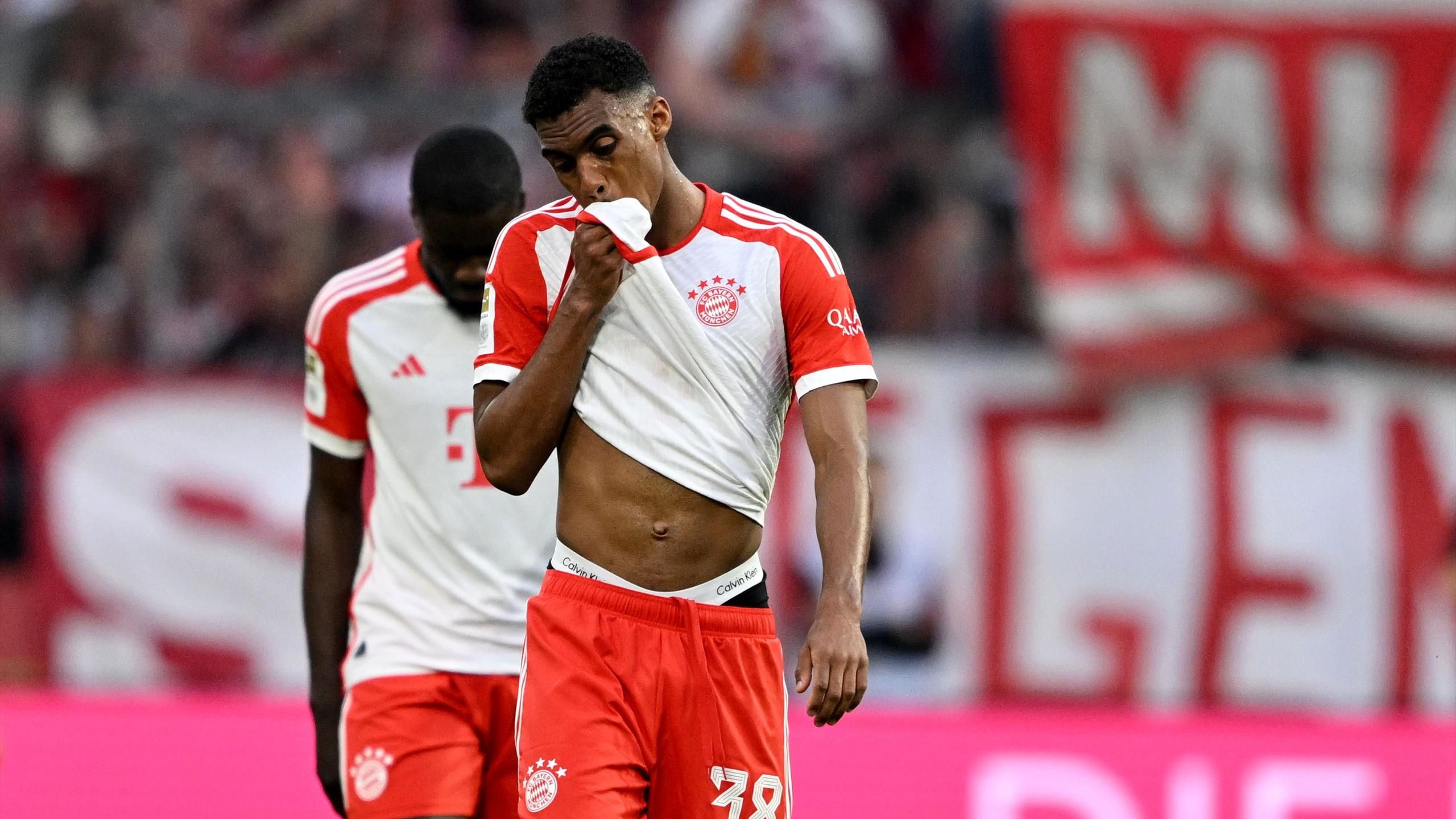 FC Bayern München: Ryan Gravenberch zieht nach erster Saison ein ...