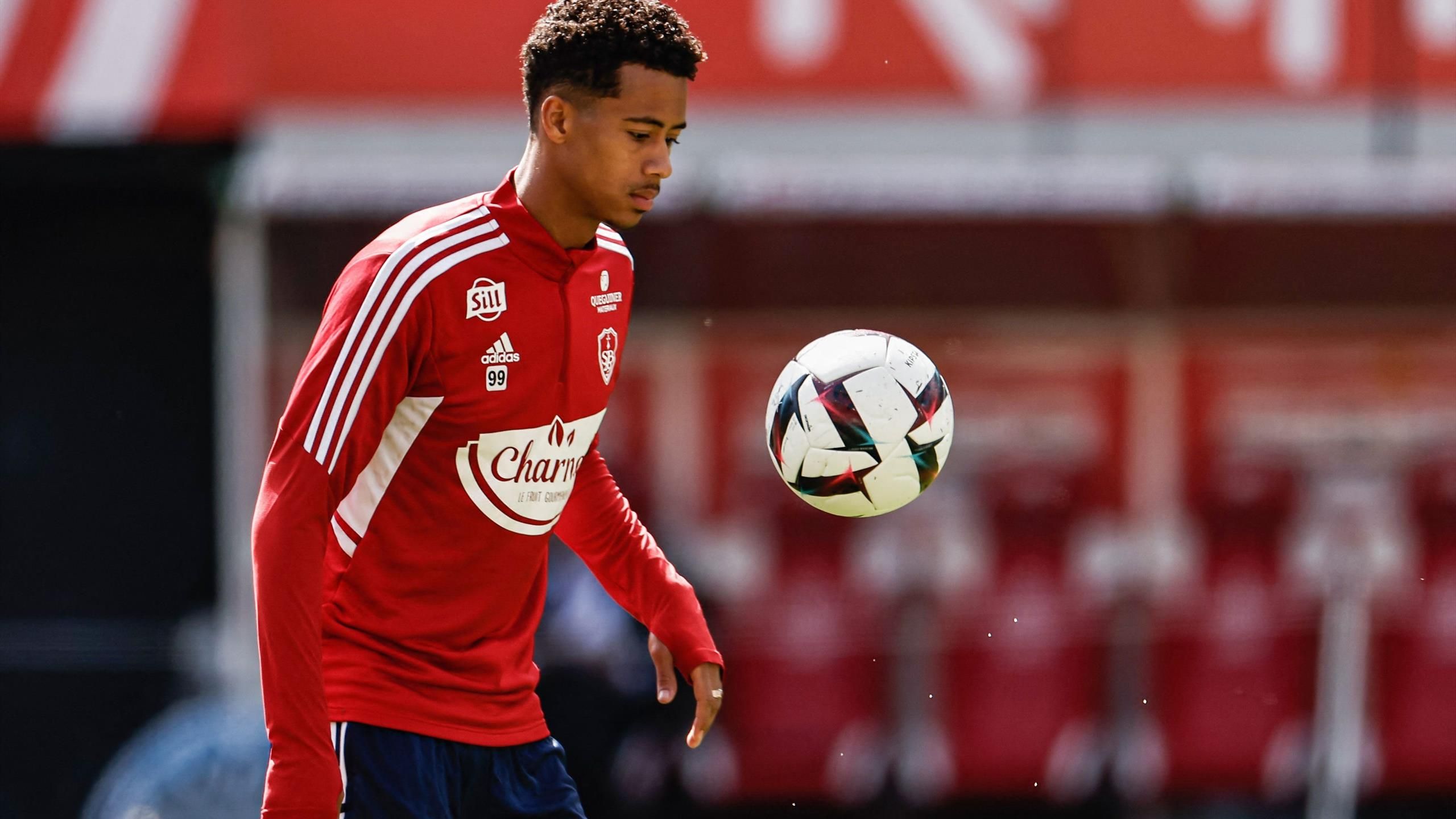 Ligue 1 : Victime de problèmes cardiaques, Noah Fadiga ne pourra plus ...