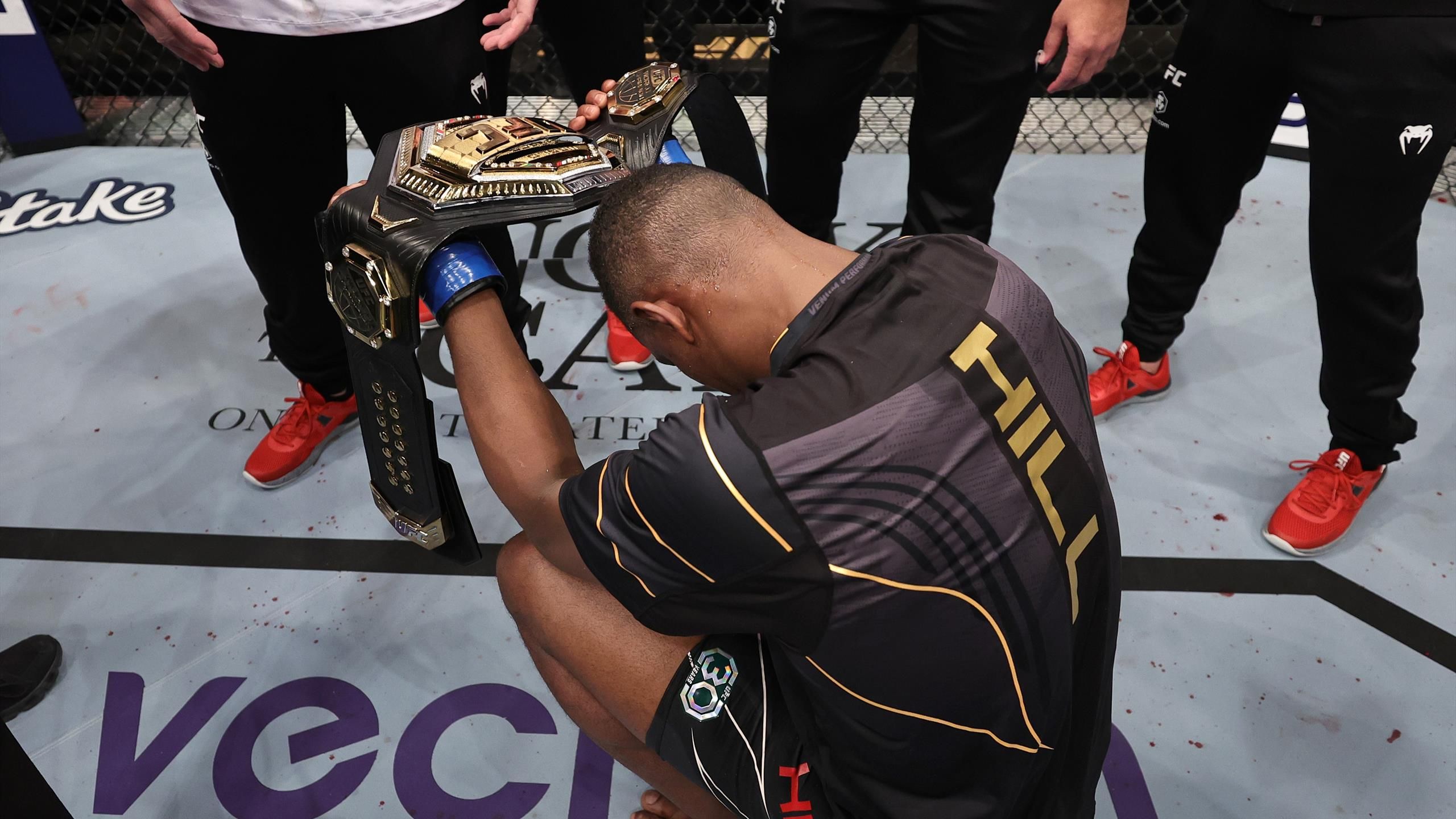 UFC | Hill geeft titel vrij in verband met afgescheurde achillespees ...