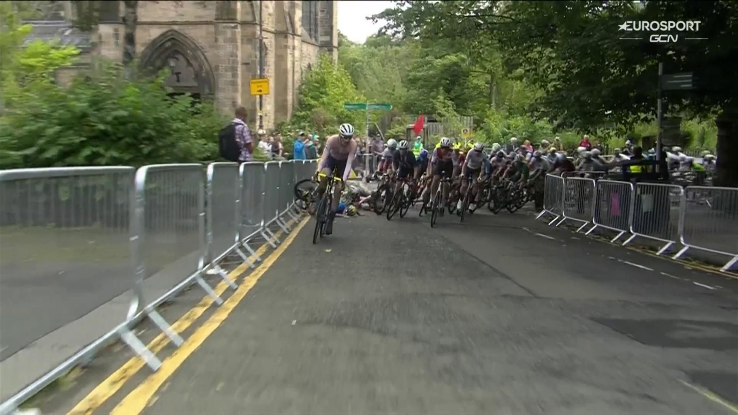 Mondiali - Nooooo! La curva stretta fa danni e Belletta finisce a terra ...