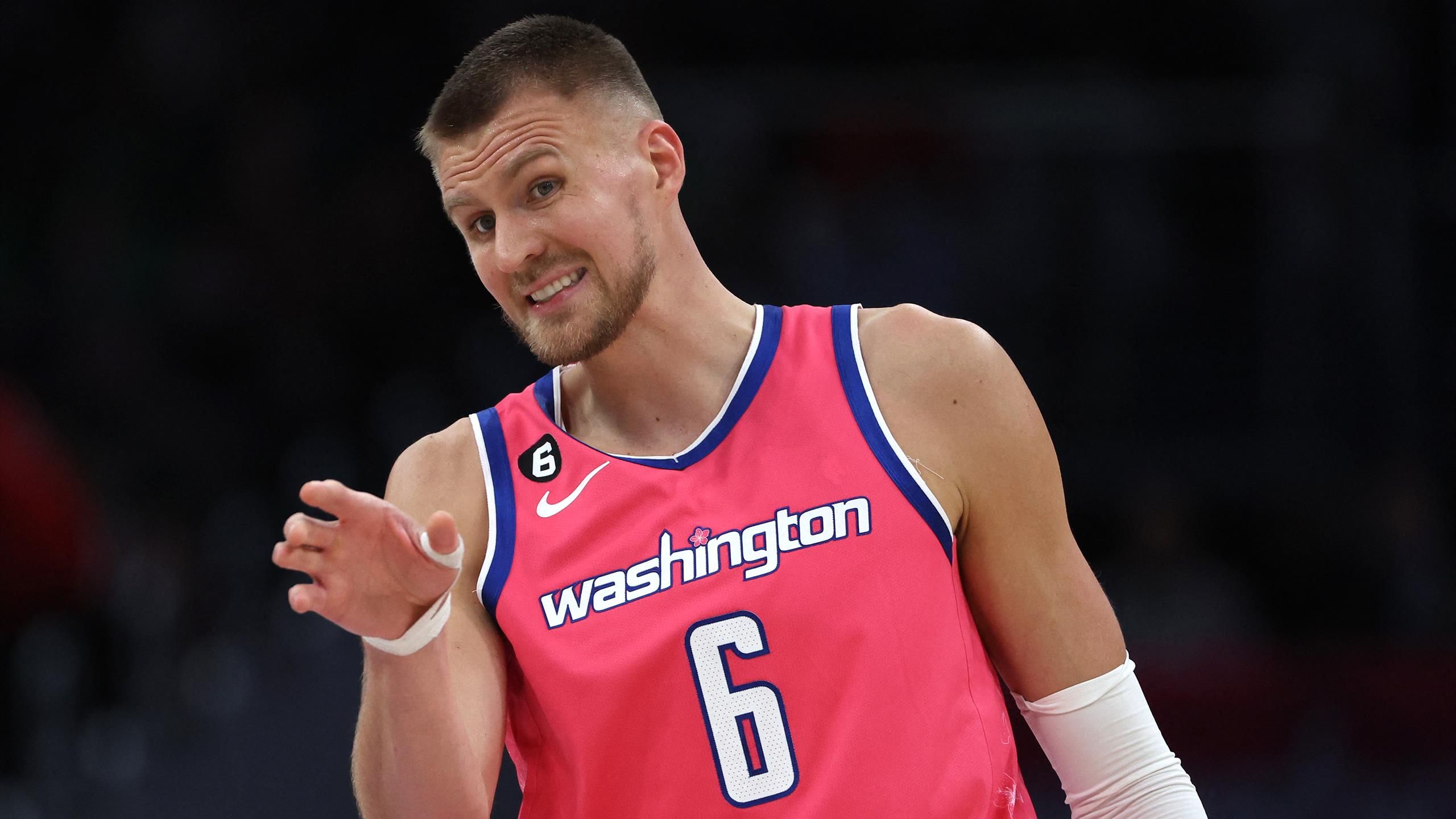 WM 2023: Kristaps Porzingis fehlt Lettland - Plantarfasziitis im Fuß ...