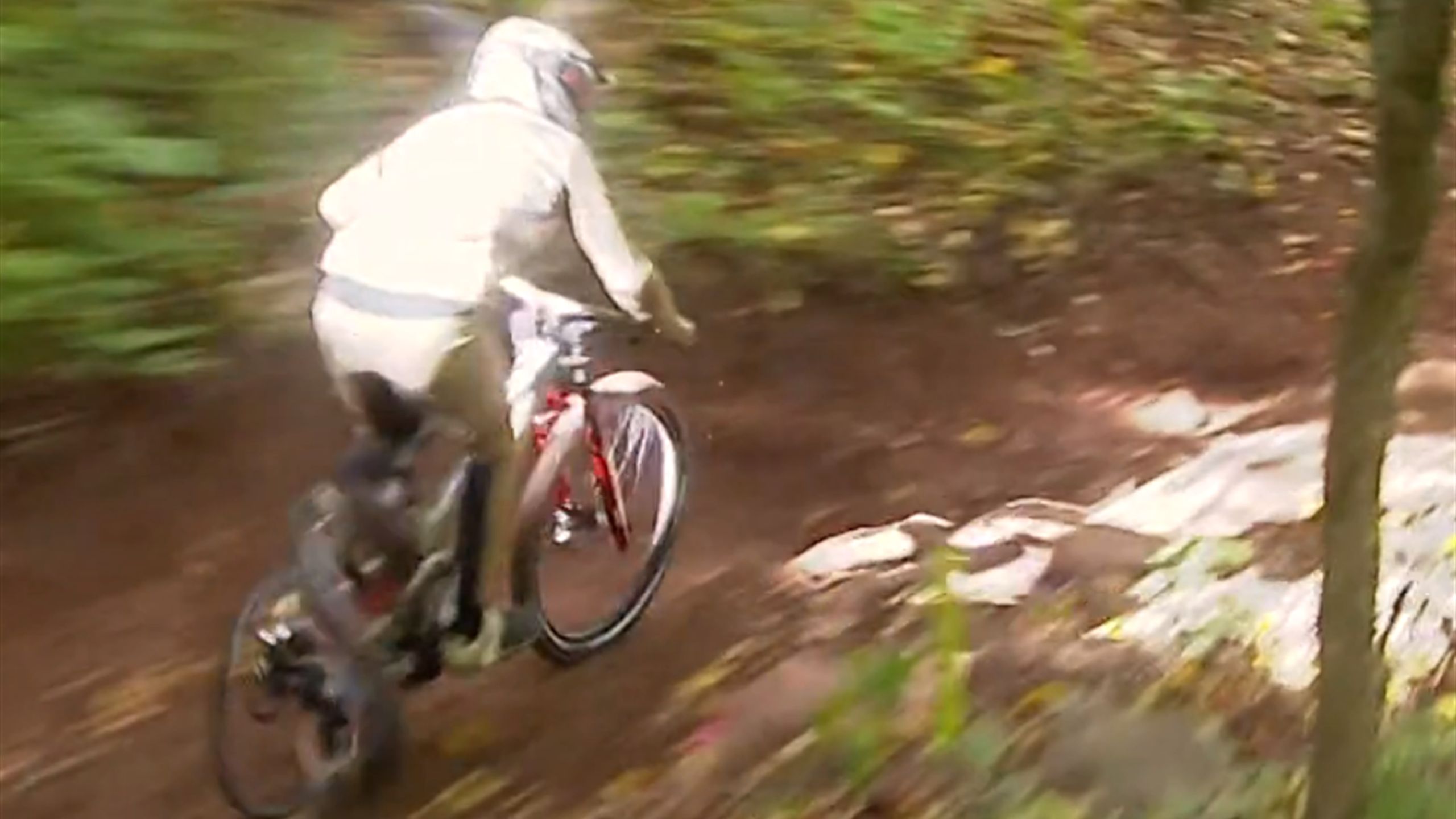 Mountain Bike - Snowshoe: Jack Piercy explodiert im Downhill der Reifen ...