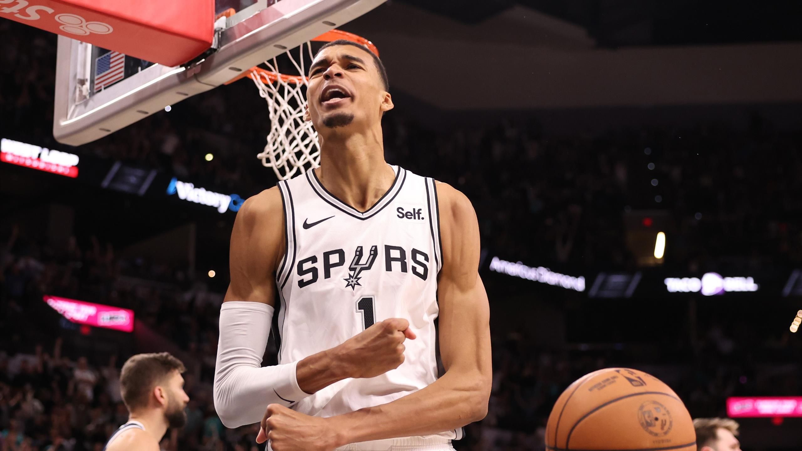 Come è andato Victor Wembanyama al debutto? Segna 15 punti, come Tim ...