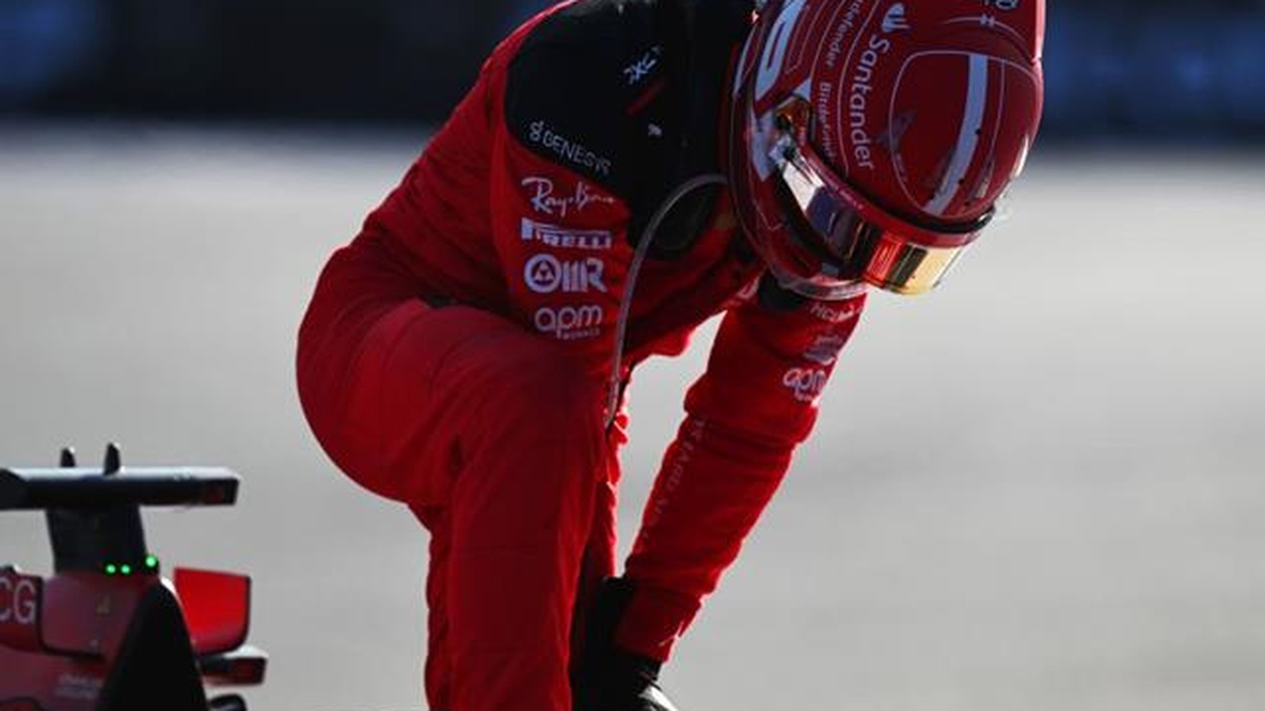 Perché Charles Leclerc è stato fischiato dal pubblico a fine gara ed è ...