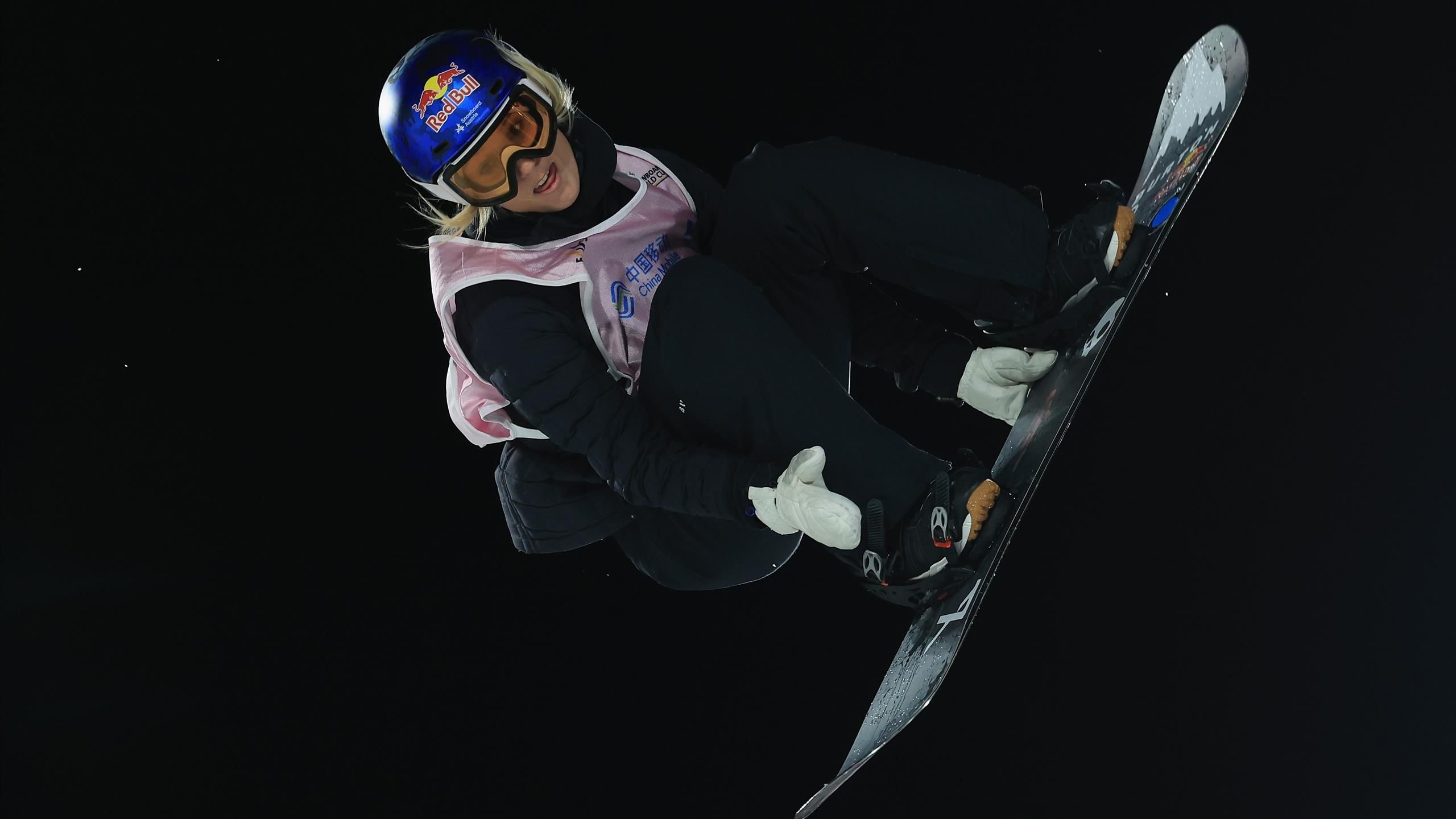 Anna Gasser fliegt in Peking zum Sieg: Big-Air-Triumph bei Saisonstart ...