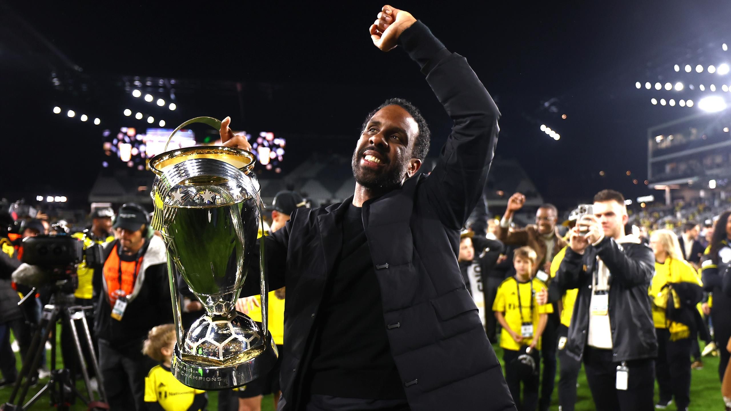 Qui est Wilfried Nancy, le Français devenu le premier coach noir titré ...