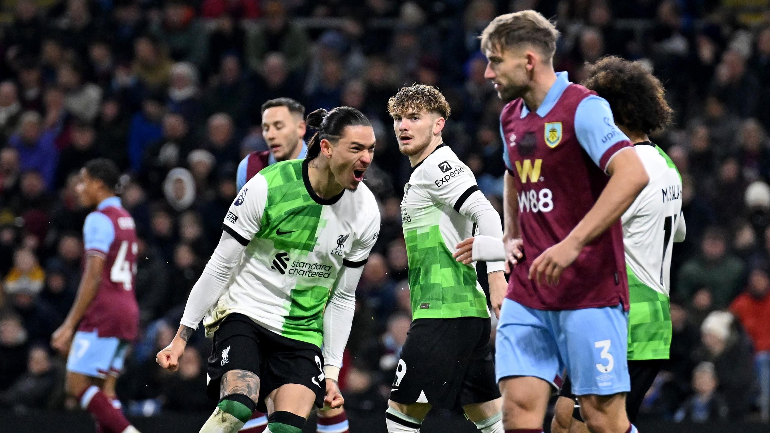 FC Liverpool gewinnt am Boxing Day bei Burnley und springt vorbei an ...