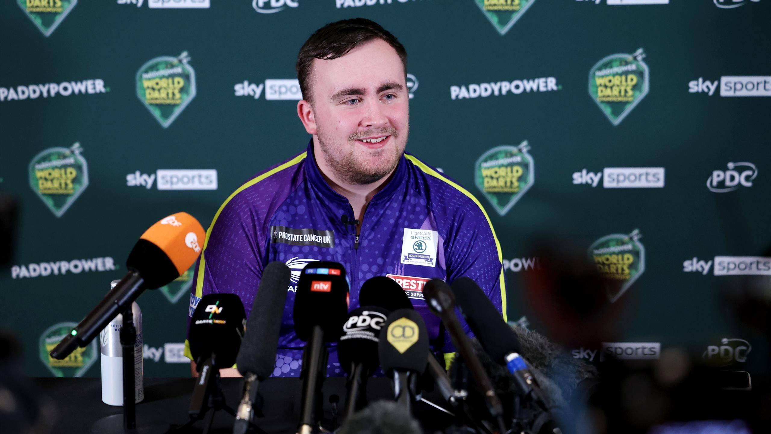 Darts: Luke Littler nach WM-Sensation mit Premier-League-Platz belohnt ...
