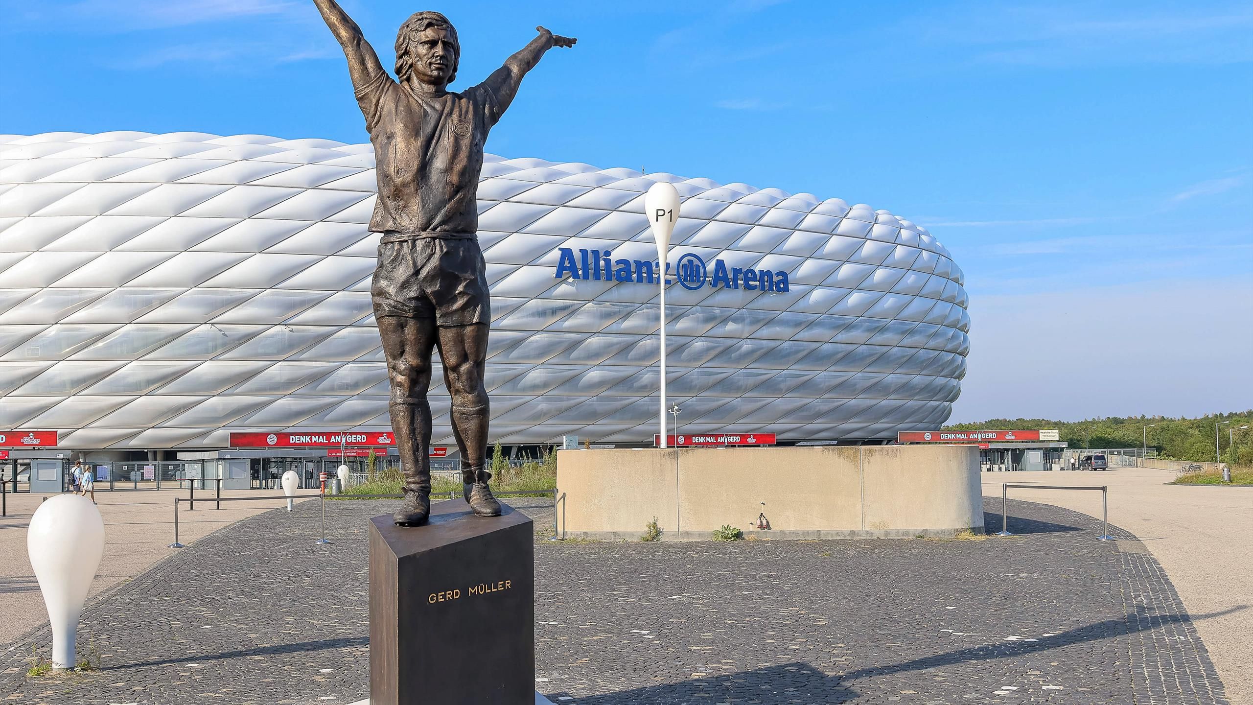 FC Bayern München: Sepp Maier fordert Statue für Franz Beckenbauer ...