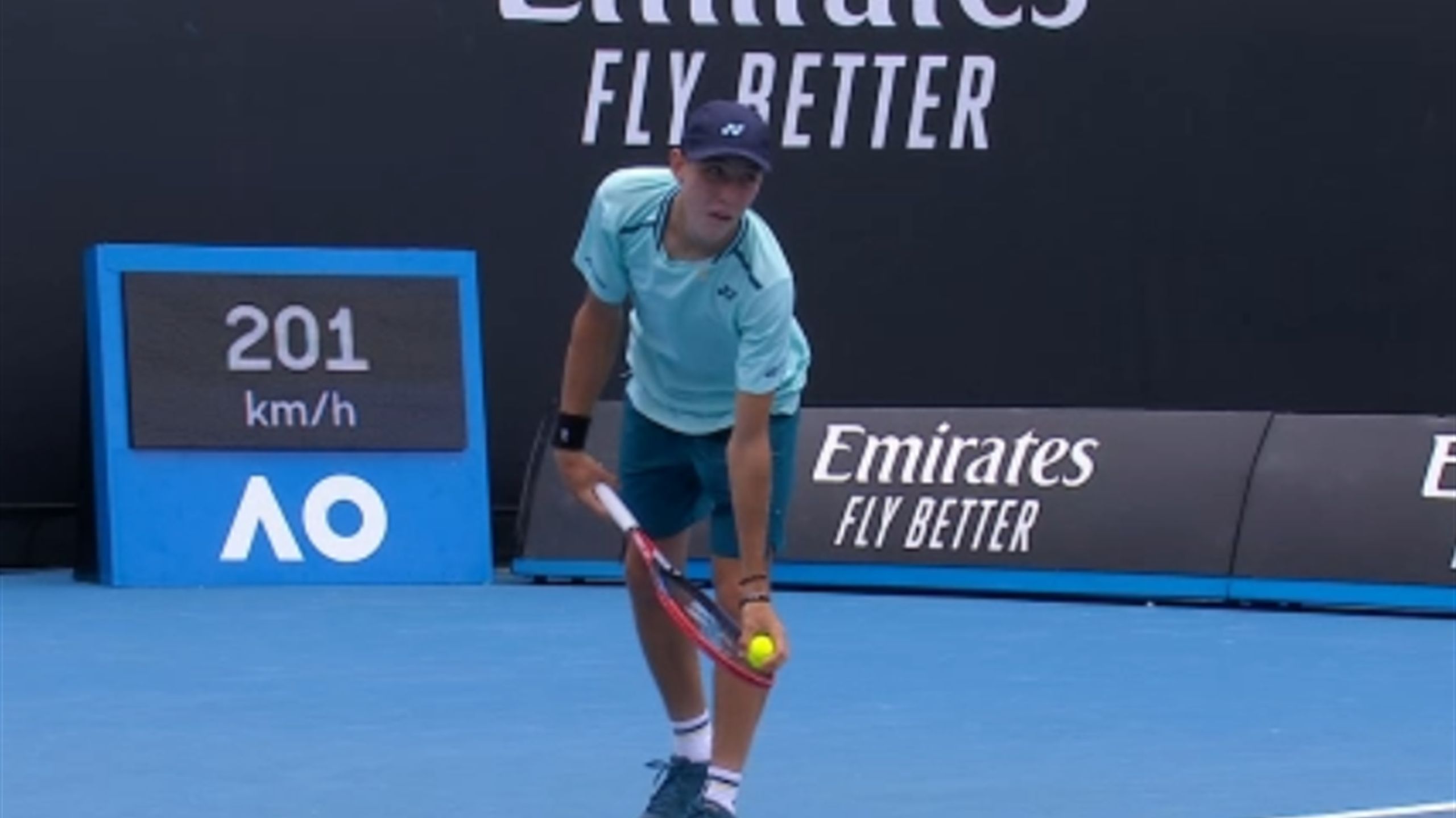 Record de viteză la serviciu pentru un junior, la Australian Open. Cu ...