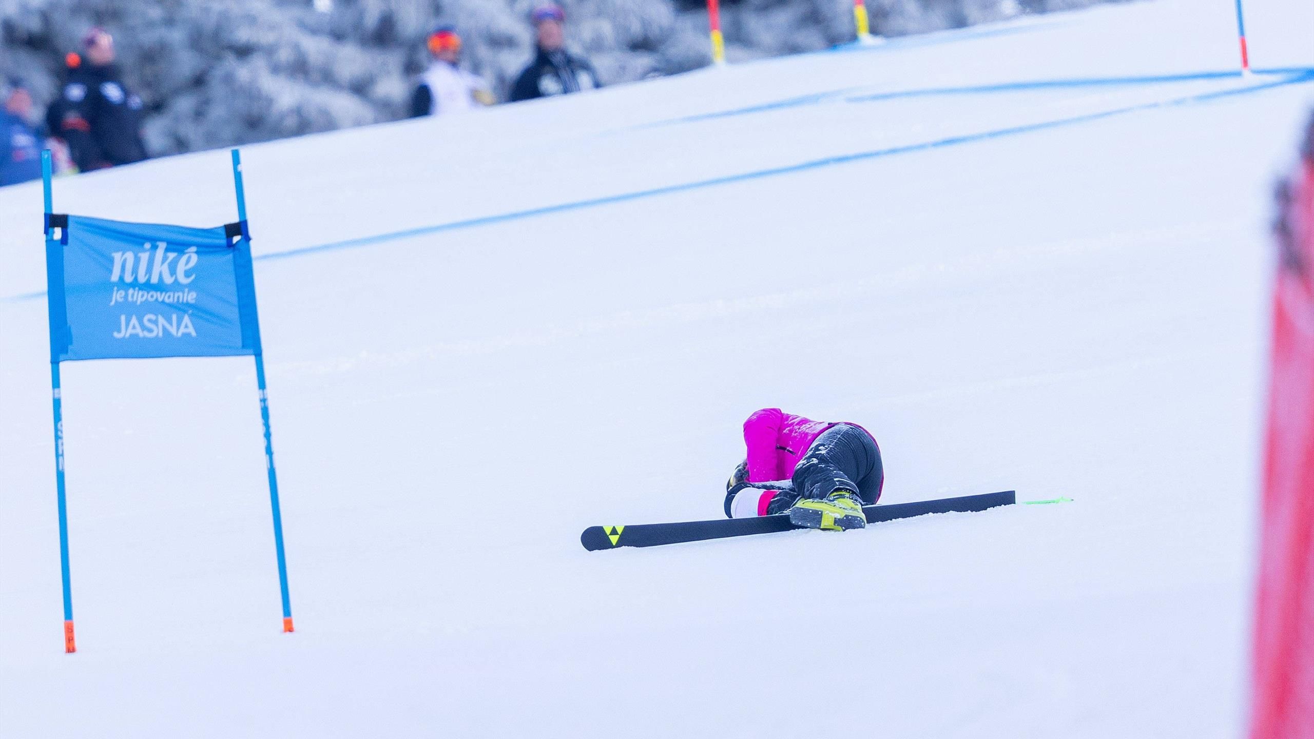 Nicole Hosp bei Kamerafahrt in Jasná schwer gestürzt - Ex-Skistar erleidet Meniskusverletzung ...
