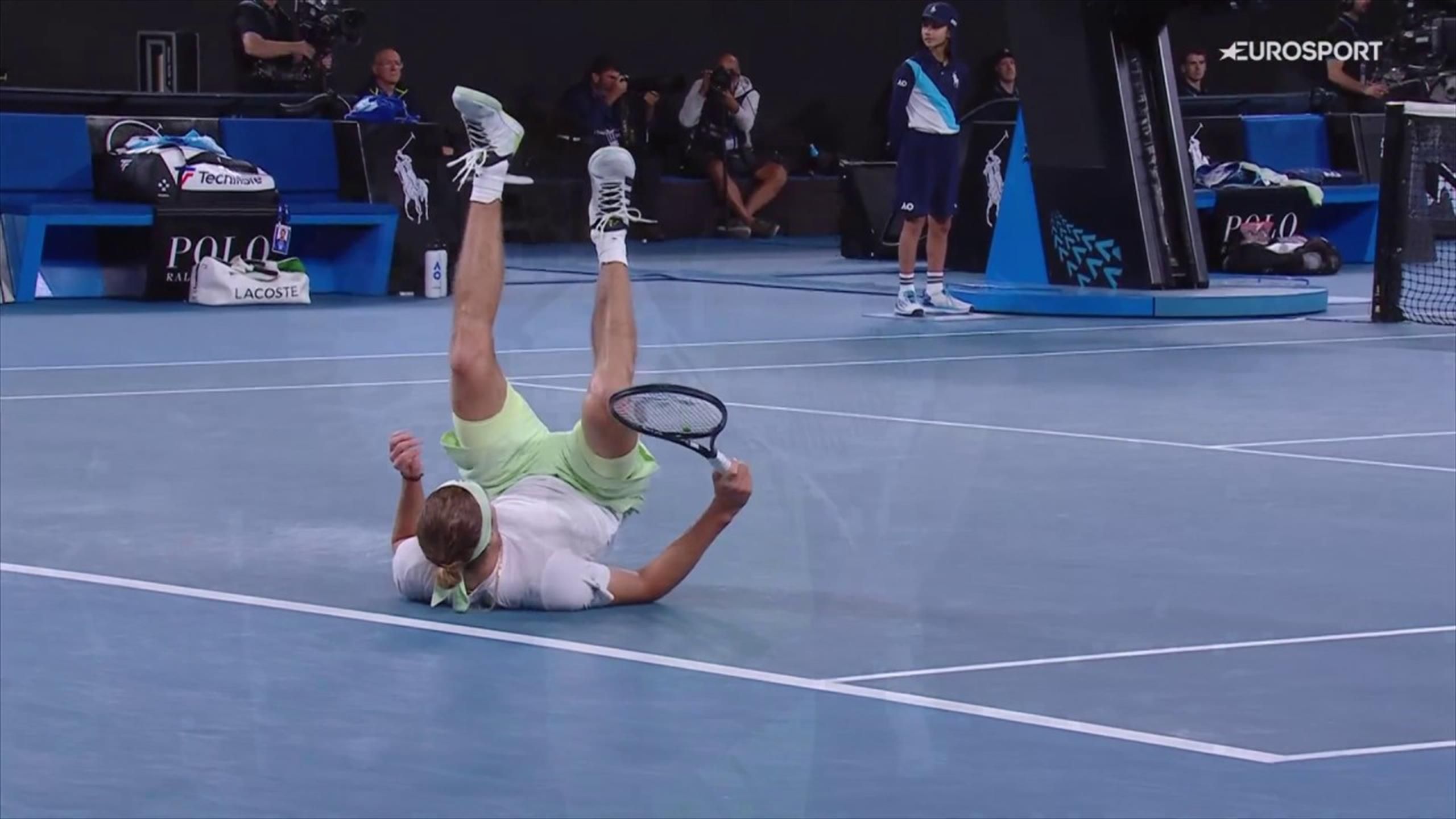 Niesamowita wymiana w 3. secie półfinału Australian Open Miedwiediew ...