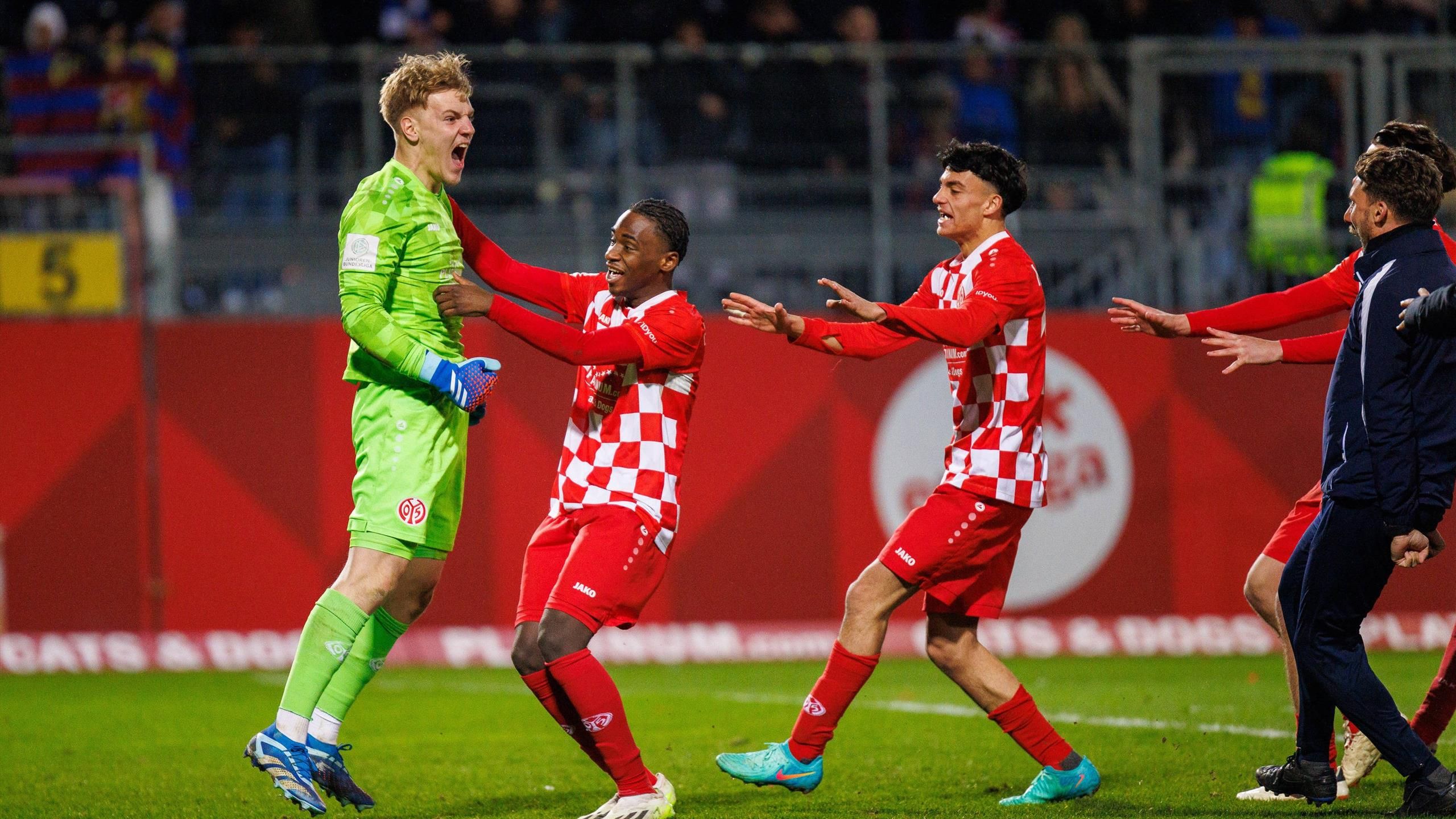 FSV Mainz 05 wirft FC Barcelona aus der Youth League - Louis Babatz ...