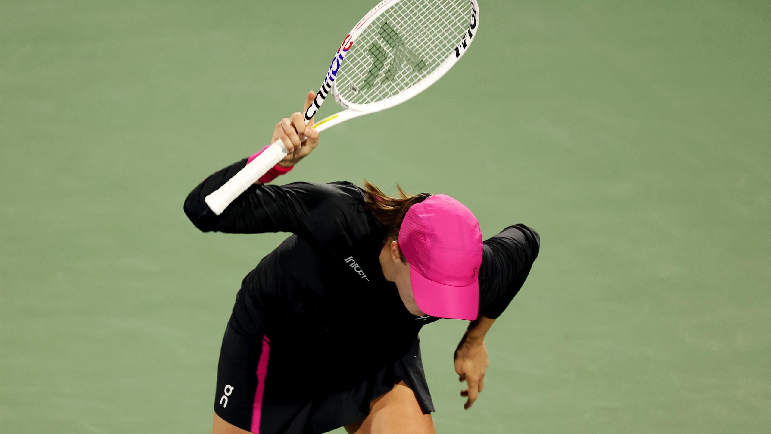 Frustracja Igi Świątek w półfinale WTA 1000 w Dubaju. Polka ...