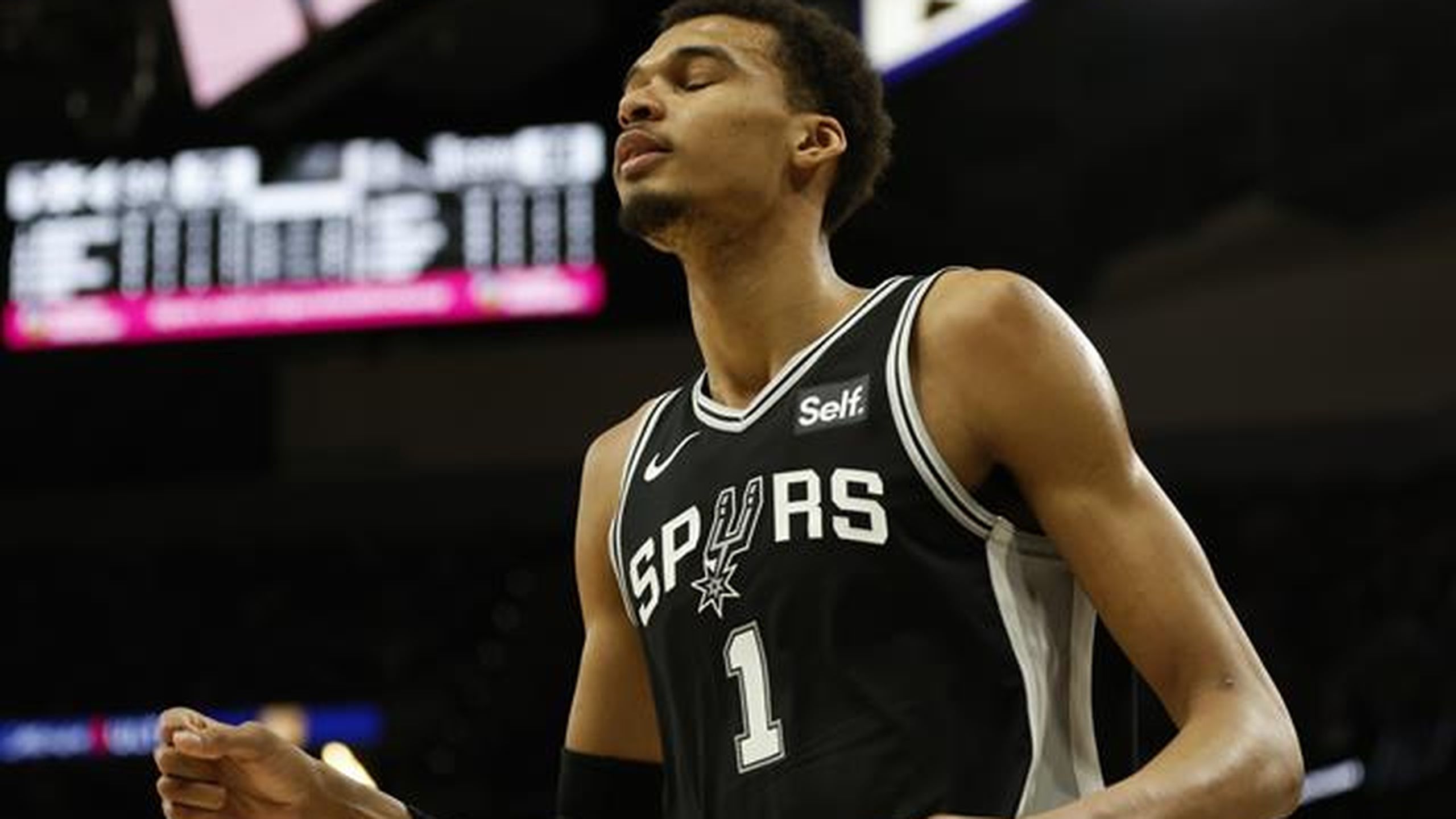NBA - Victor Wembanyama (San Antonio Spurs) revient fort mais se fait ...