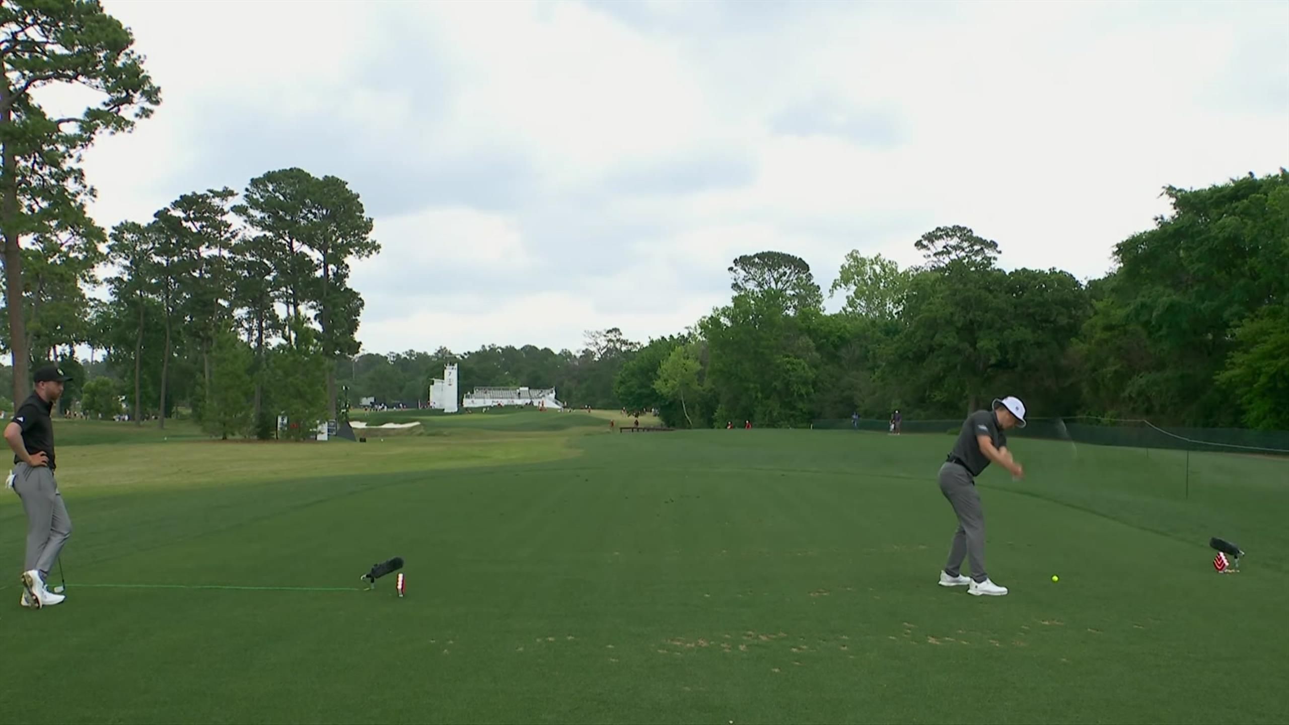 Golf, Shell Houston Open - "Mi sto alzando in piedi!": magia di Peter ...