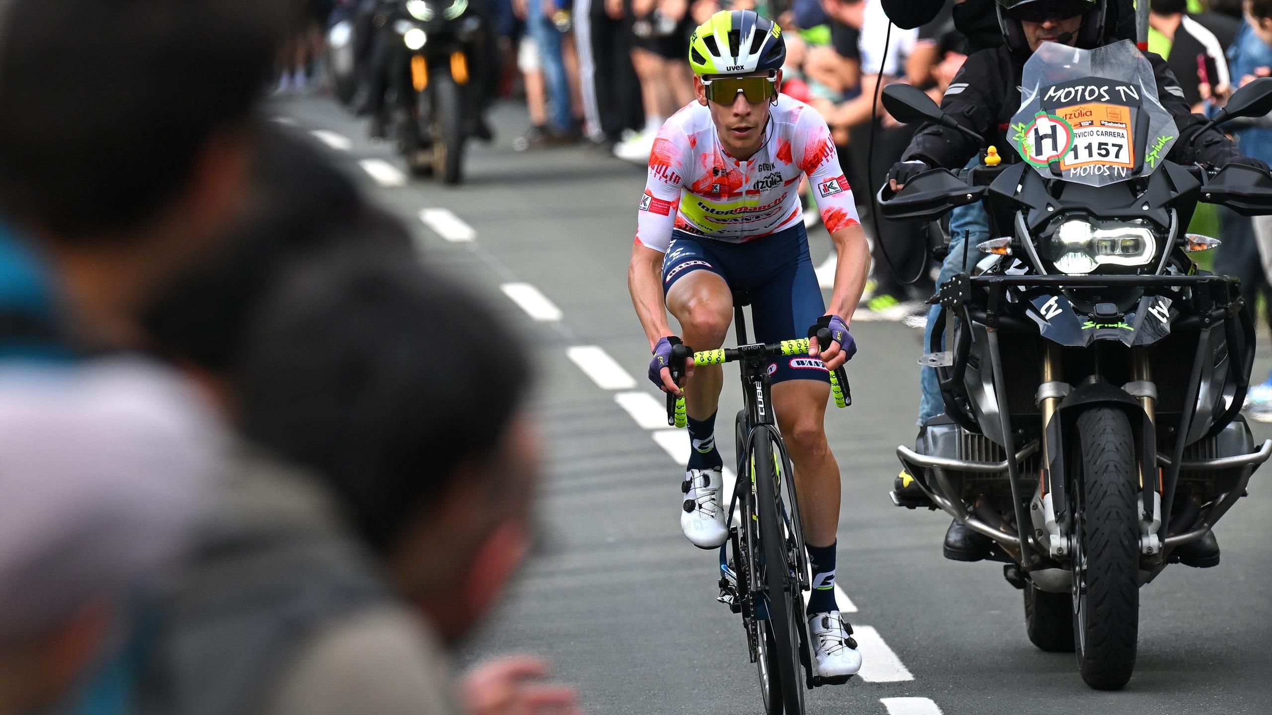Itzulia | Louis Meintjes wint door valpartij ontsierde etappe in het ...
