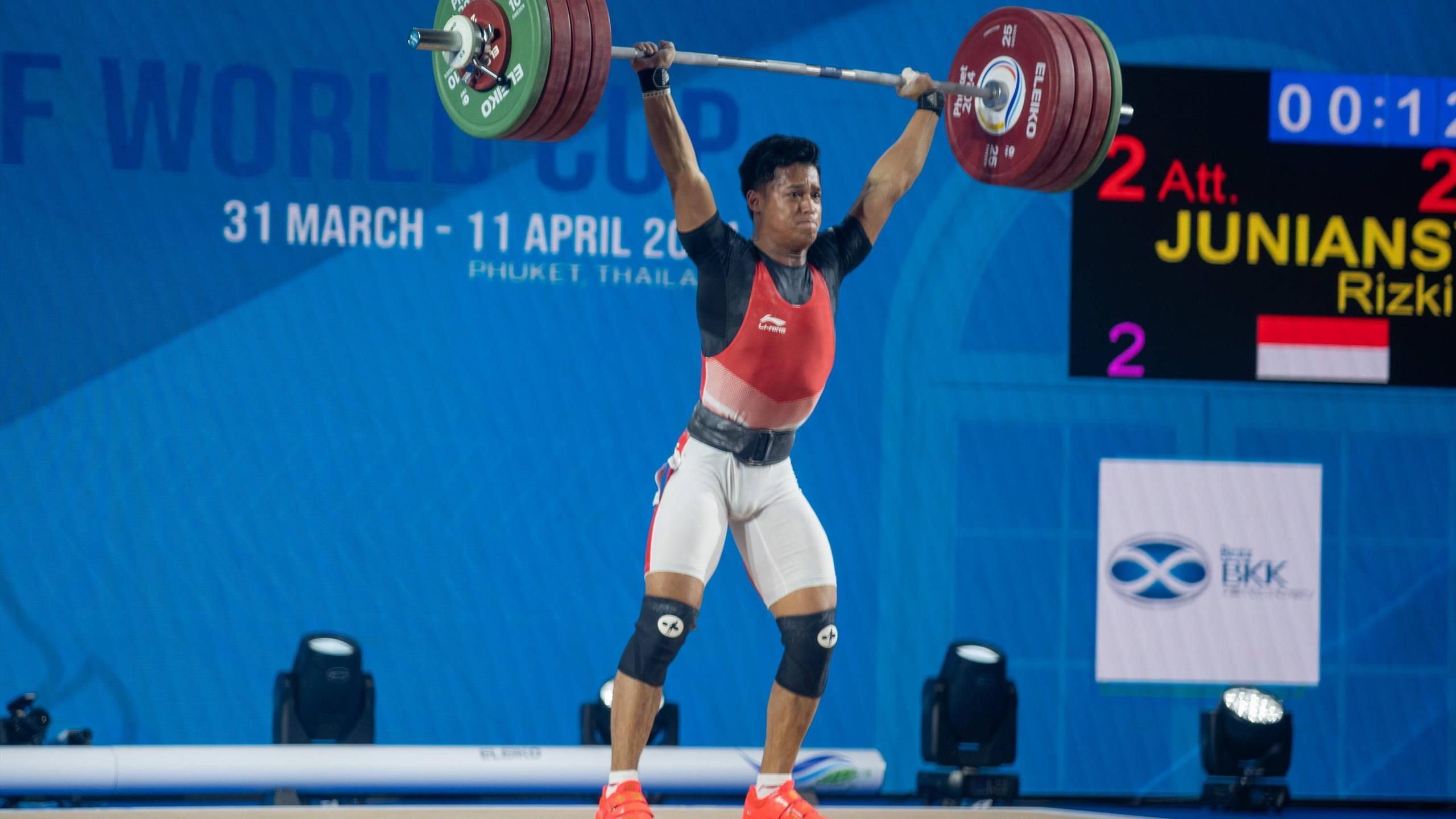 Rizki Juniansyah pobił rekord świata w dwuboju w kategorii 73 kg ...