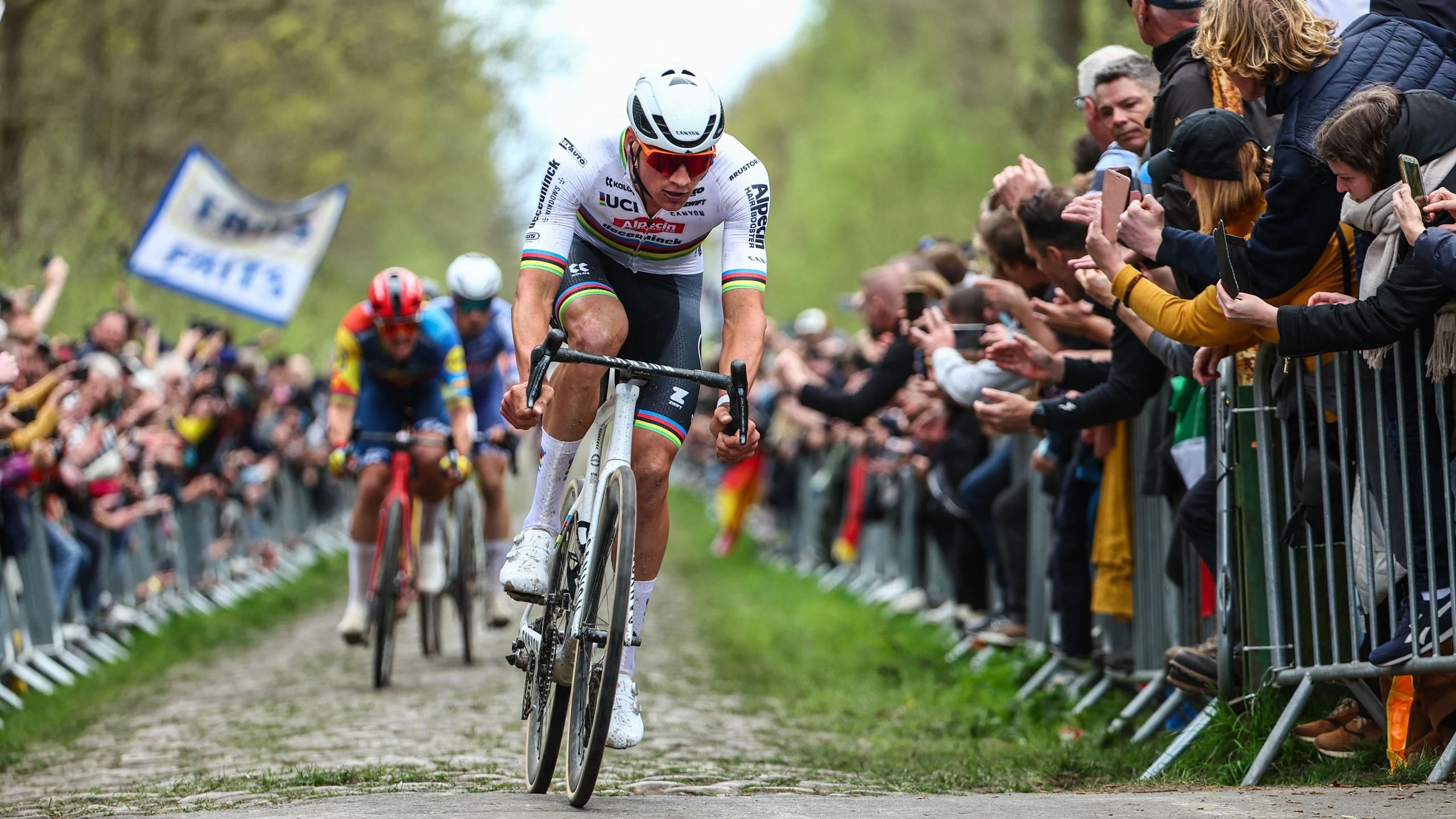 Paris-Roubaix 2024 | C'était la fusée Mathieu Van der Poel : 47,8 km/h ...