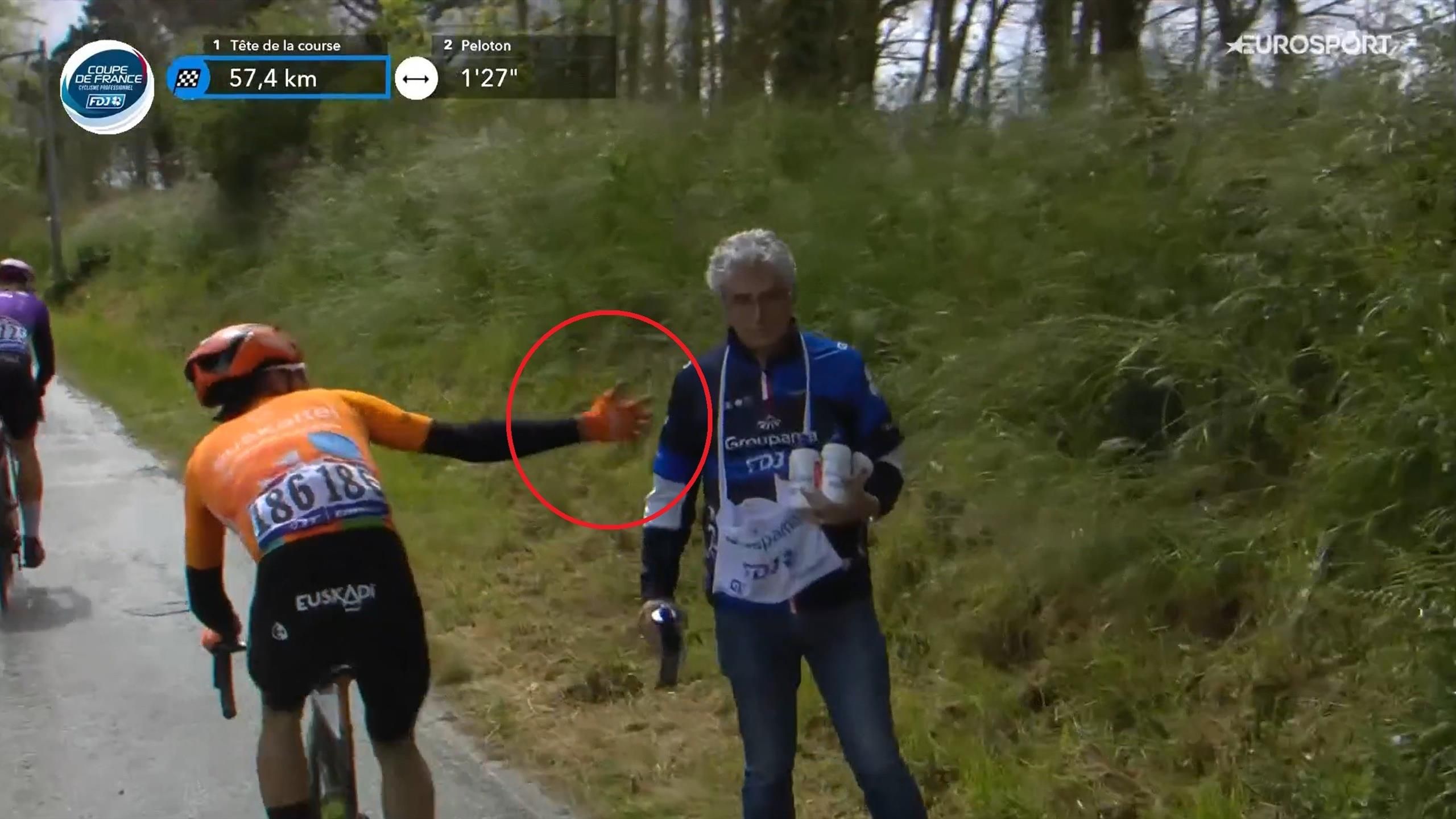 Marc Madiot (Groupama-FDJ) refuse de donner un bidon à Nicolas Alustiza ...