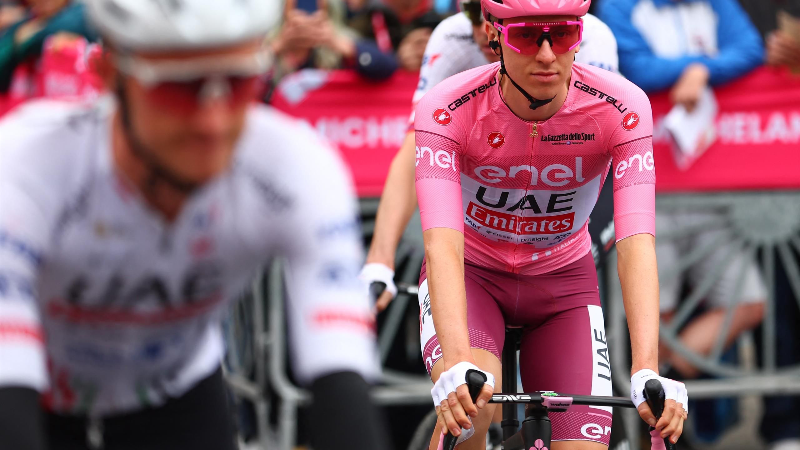 Giro De Italia 2024 La ¿pifia En La Primera Maglia Rosa De Tadej Pogacar Un Color Que No