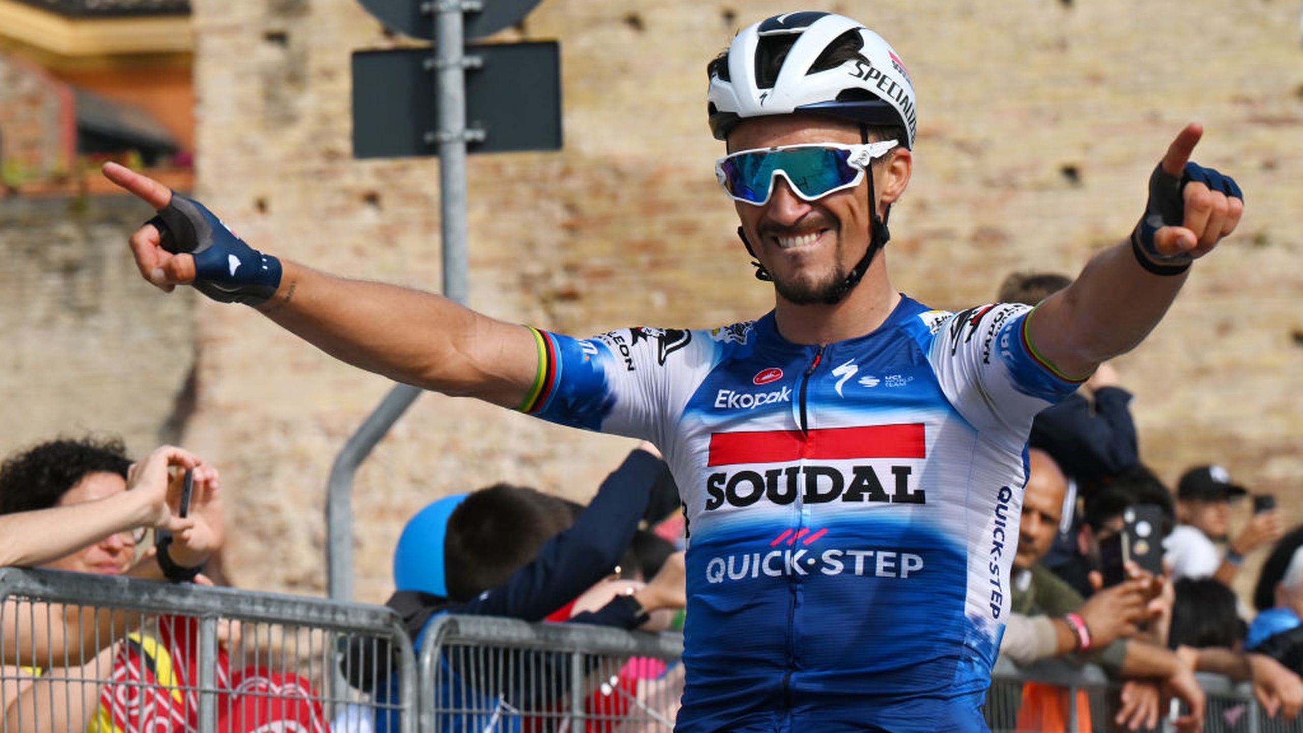 Alaphilippe brøt seierstørken – sikret Grand Tour-trippelen - Eurosport