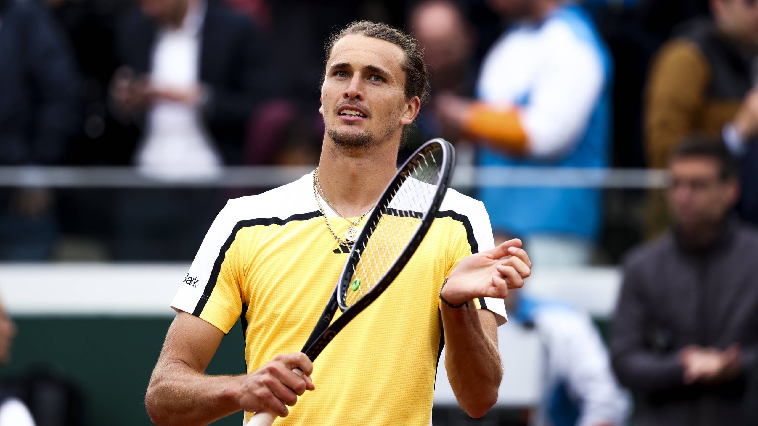 French Open 2024: Alexander Zverev bespannt Schläger weich wie nie ...