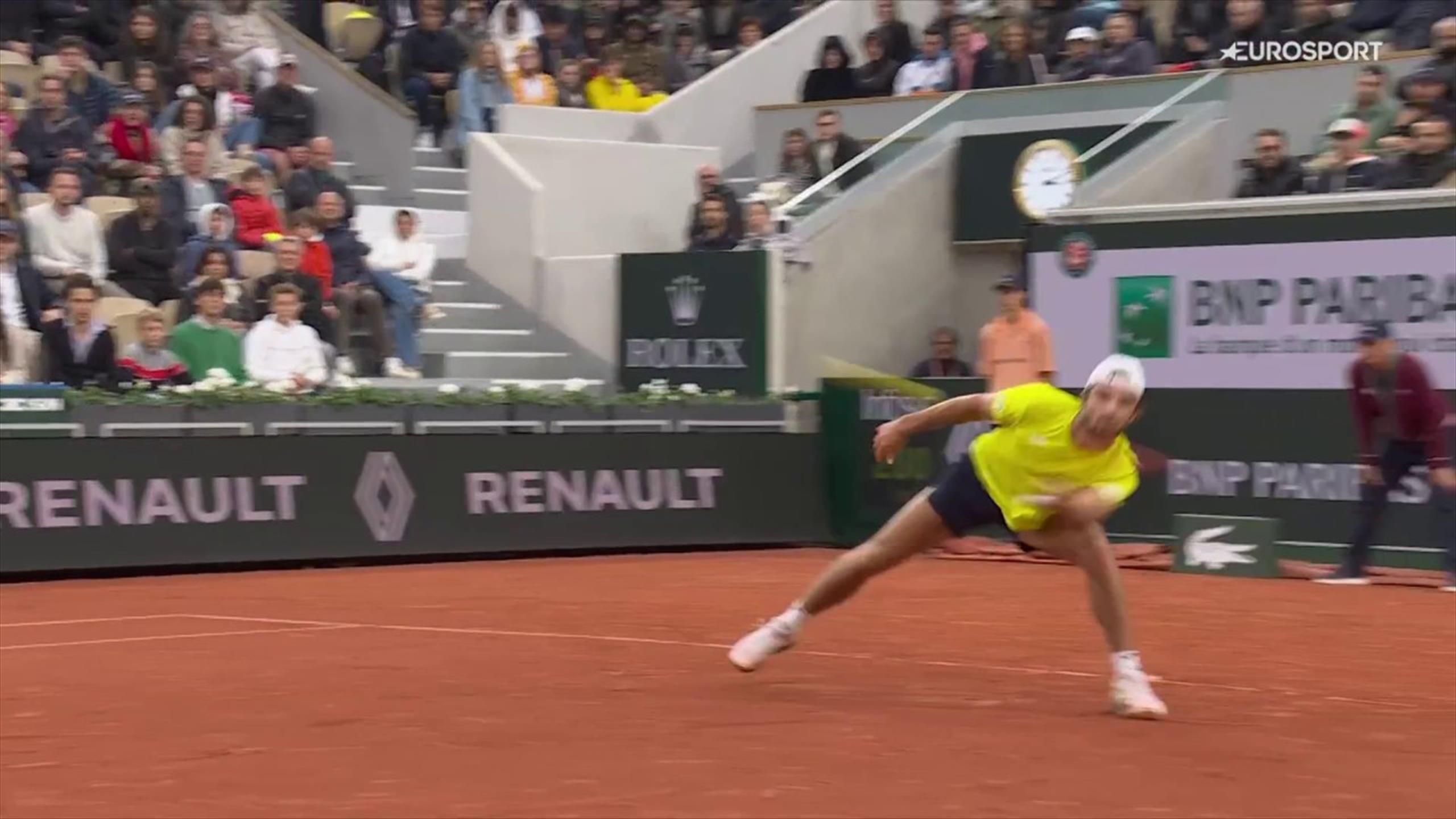 Roland Garros - Machac prestigiatore! Cambia impugnatura e beffa ...