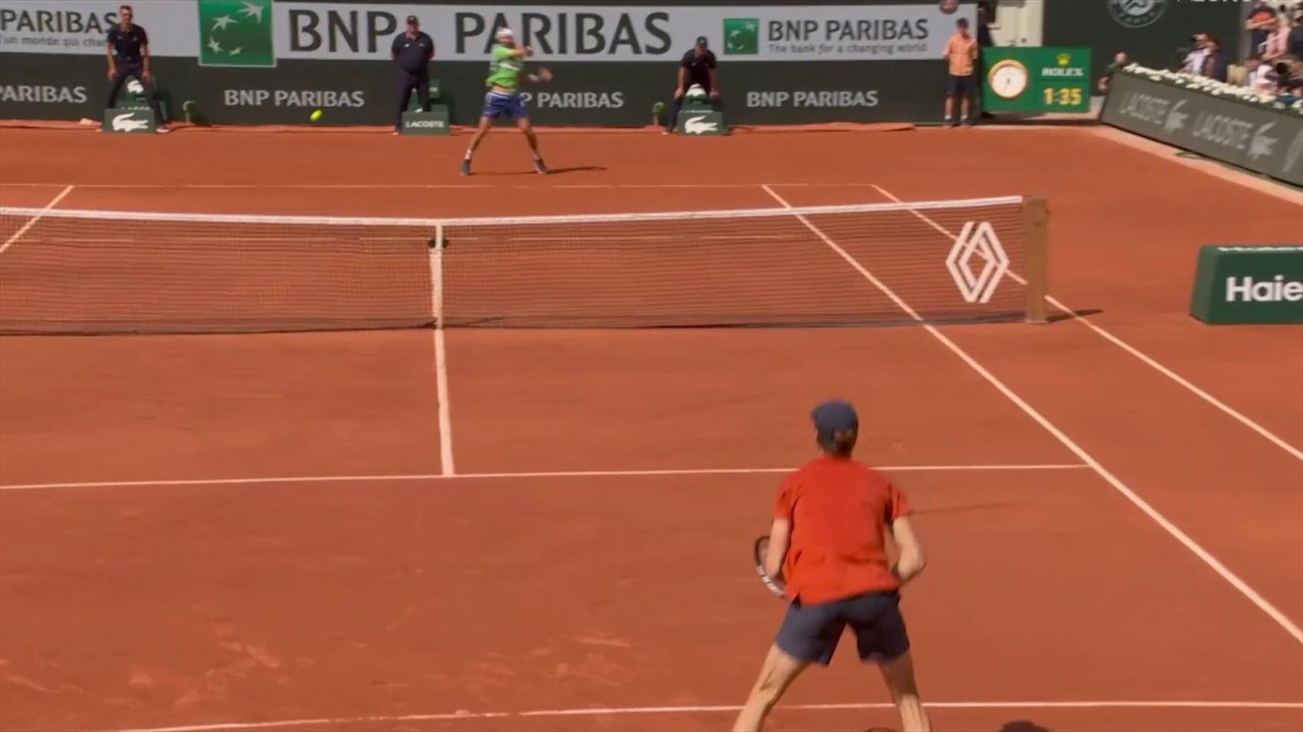 French Open 2024: Grigor Dimitrov haut Jannik Sinner Vorhand im ...
