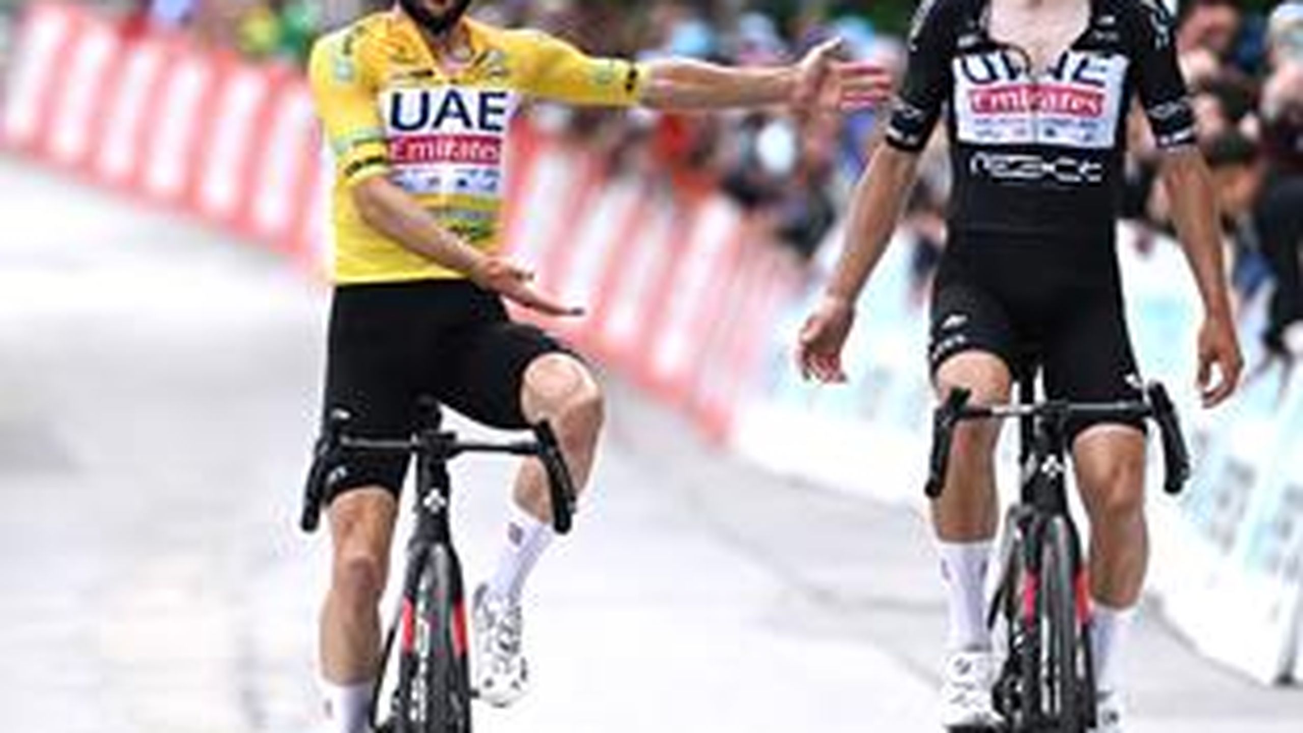 Tour de Suisse:Adam Yates und Joao Almeida rollen Arm in Arm ins Ziel ...