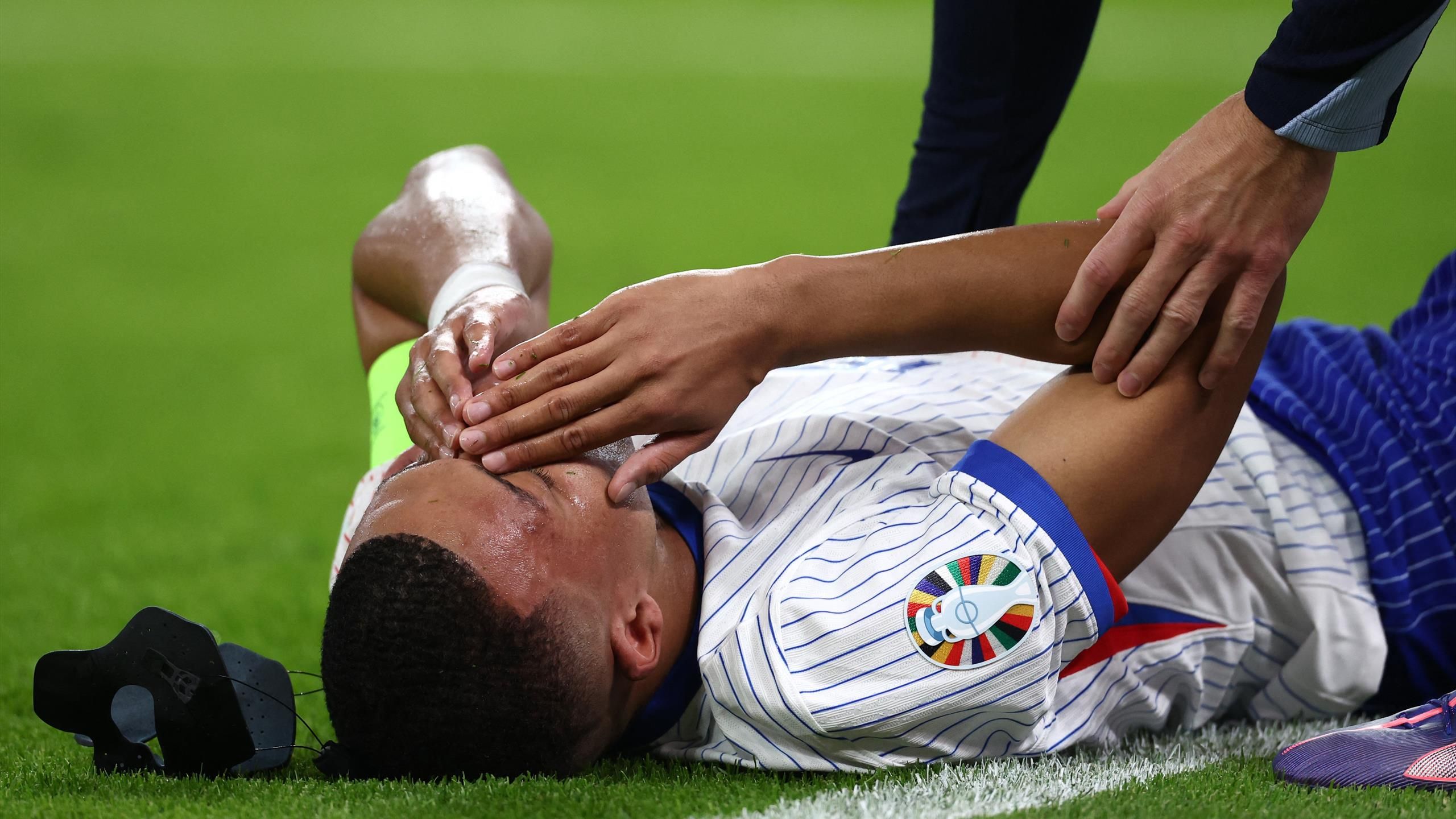 France-Portugal - Kylian Mbappé, de nouveau touché au nez, sorti avant ...