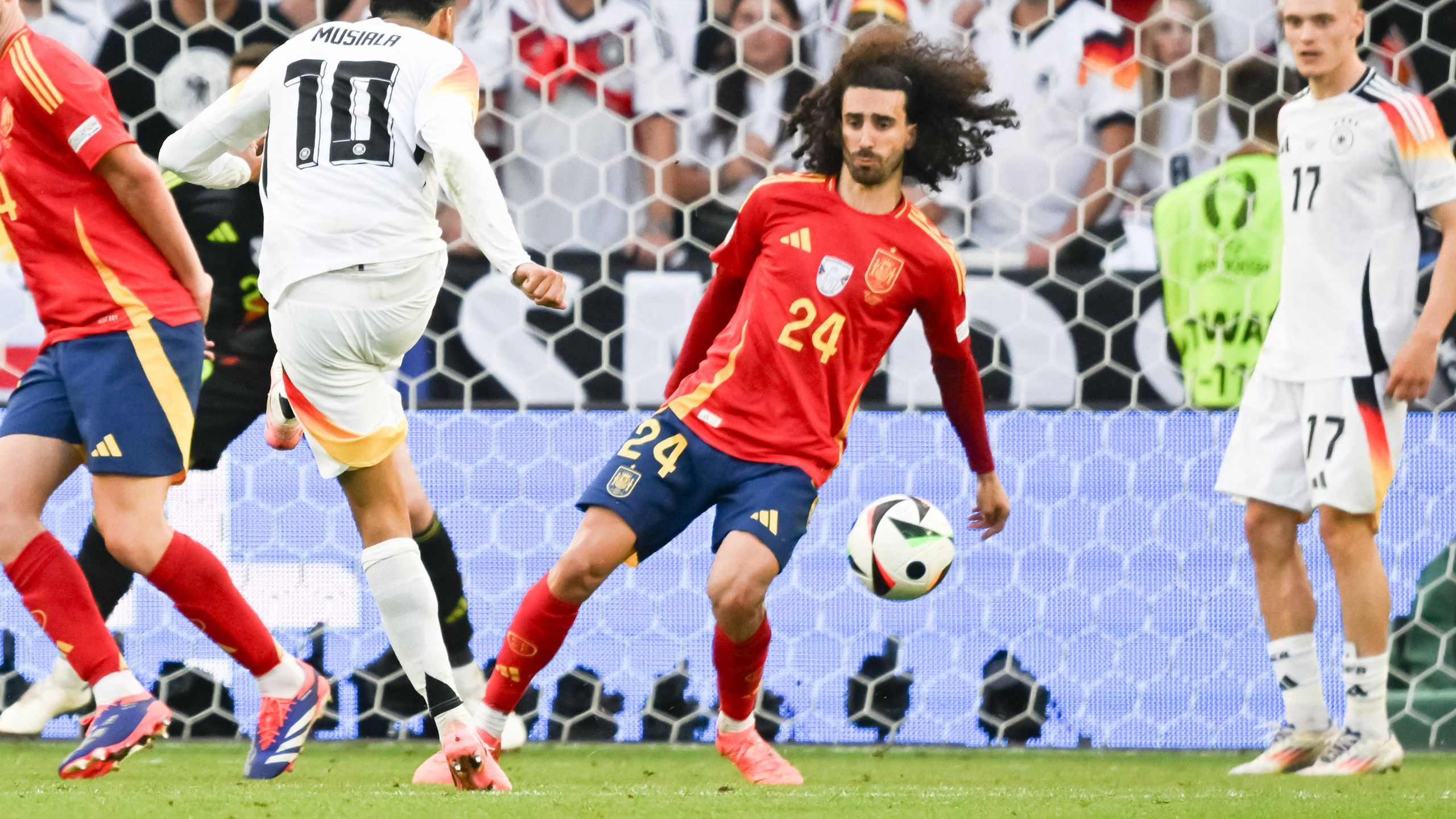 EM 2024: Marc Cucurella reagiert auf Handspiel-Debatte gegen ...