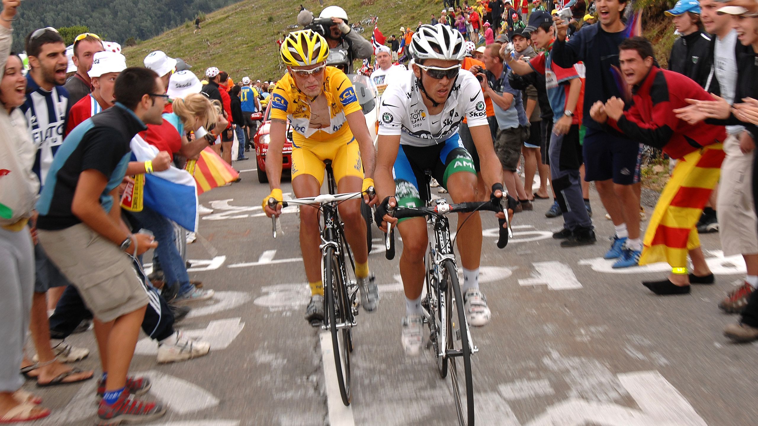 Tour de France | Franse feestdag op brute wijze geëerd - 5 Pyreneeën ...