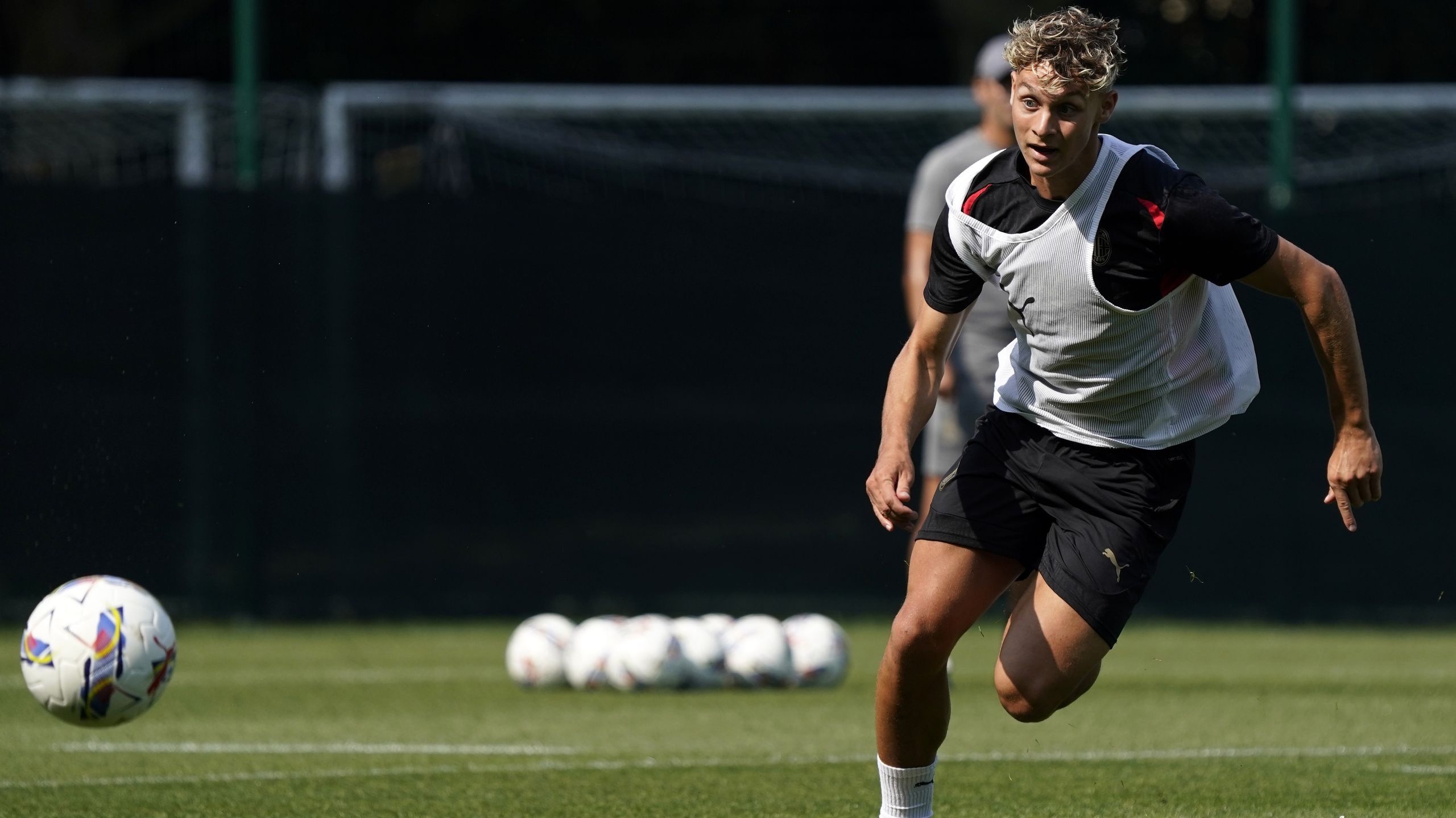 Maximilian Ibrahimović, syn Zlatana, podpisał pierwszy w karierze ...