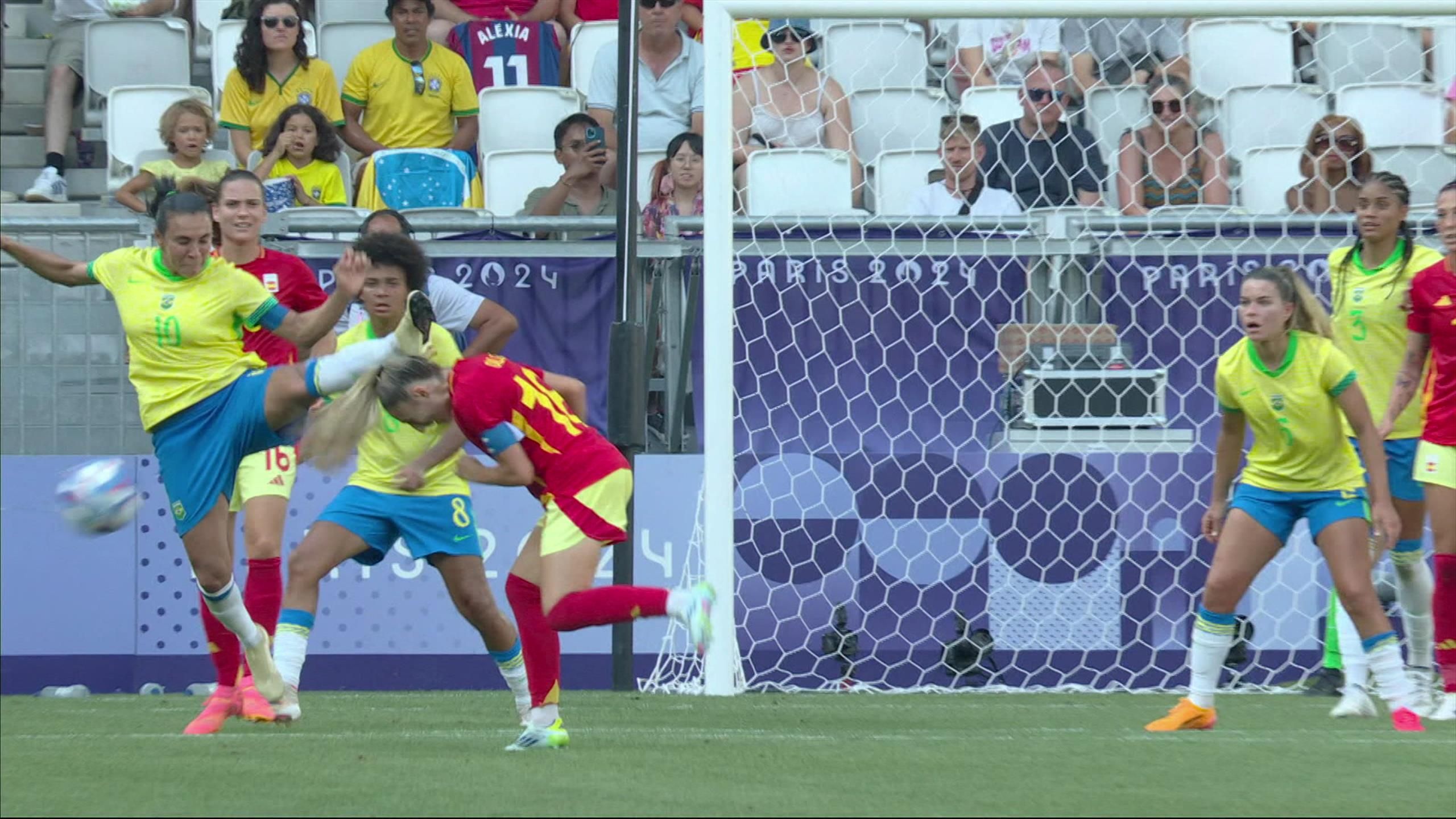 Paris 2024 | Braziliaanse vrouwenvoetballegende Marta krijgt rood ...