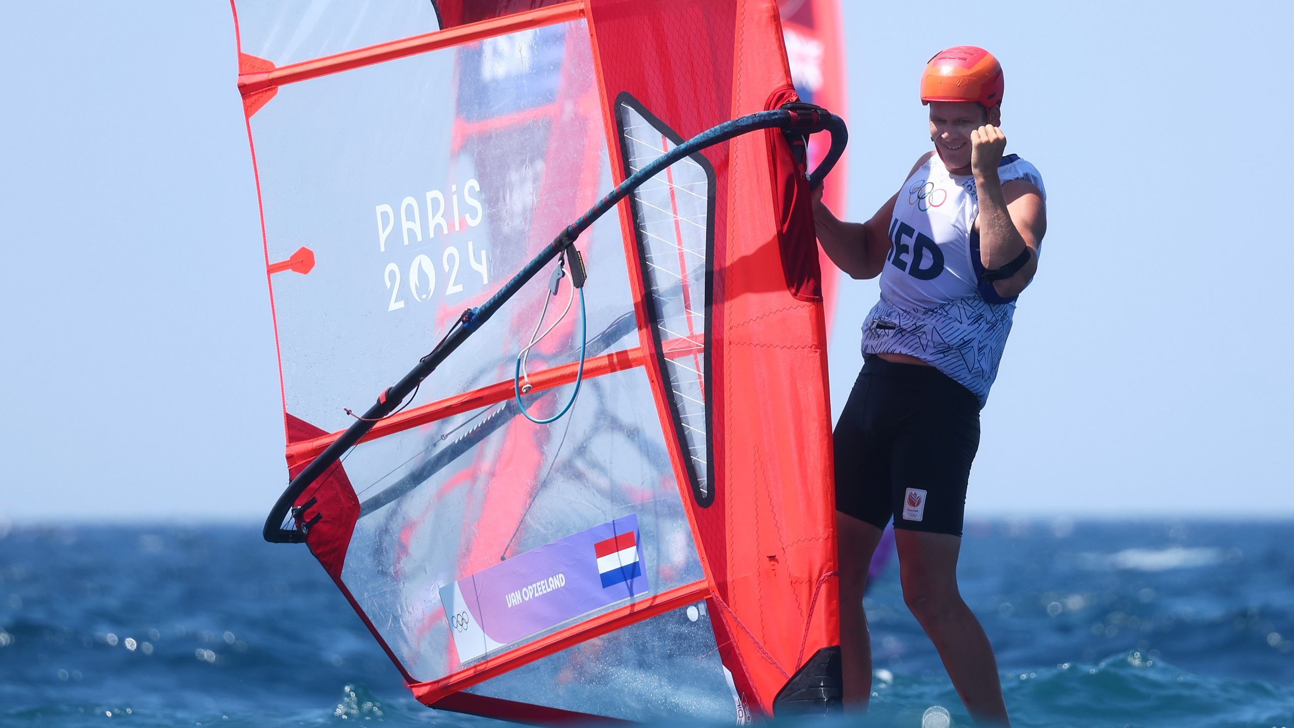 Paris 2024 | Foiler Luuc van Opzeeland wint brons in uitgestelde finale ...