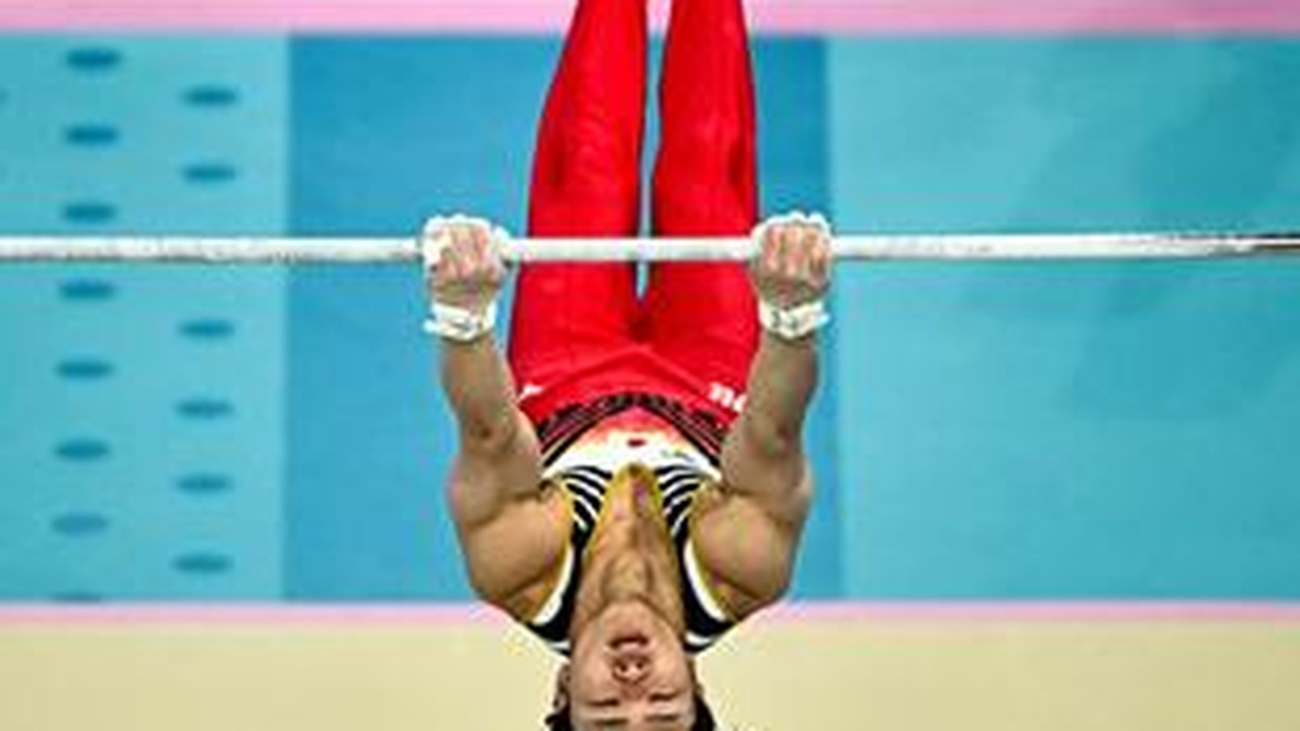 Turnen bei Olympia: Shinnosuke Oka begeistert das Publikum mit einer ...