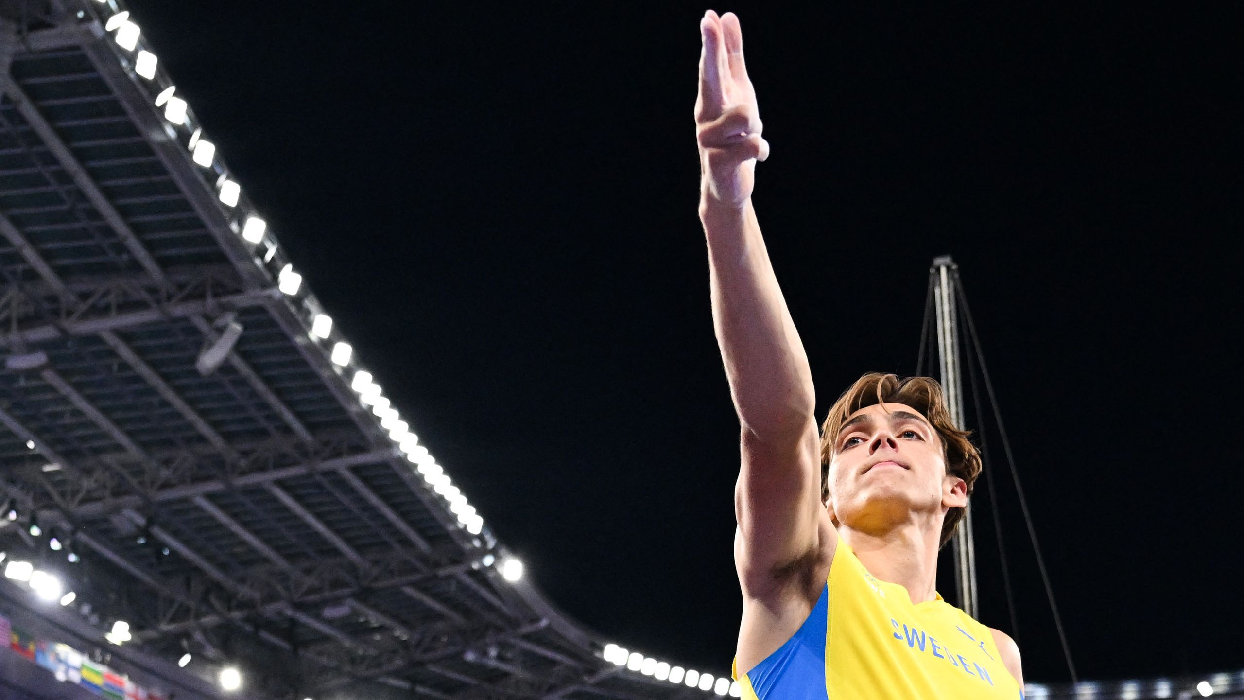 Paris 2024 | Mondo Duplantis juicht als Turkse schutter die viral ging ...