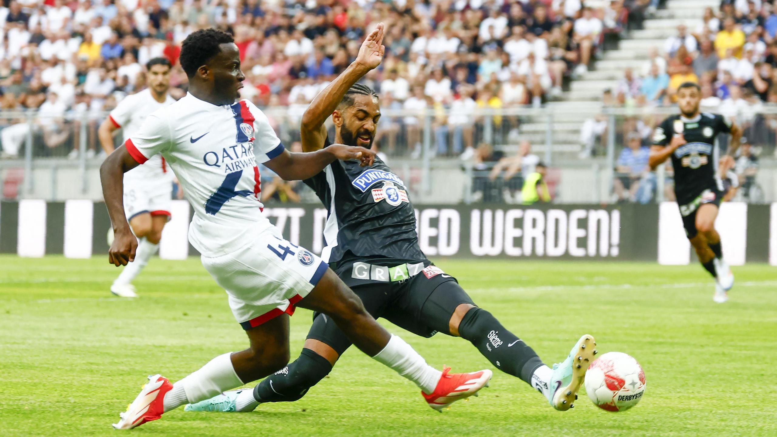 Football, Matches amicaux : Le Paris-Saint-Germain tenu en échec par ...