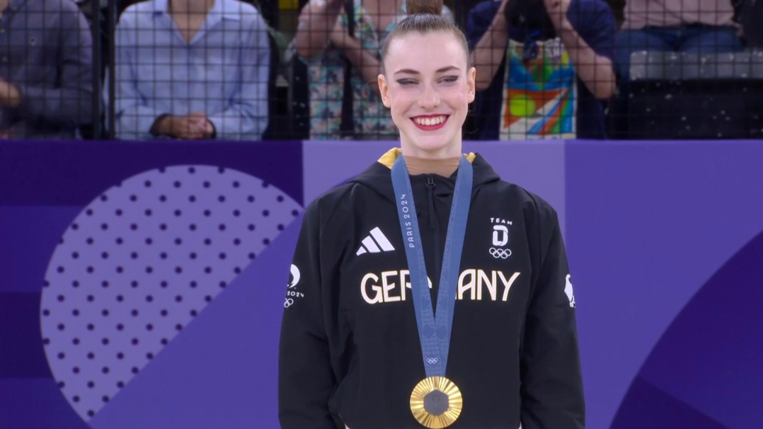 Olympia 2024 - Rhythmische Sportgymnastik: Darja Varfolomeev strahlt ...