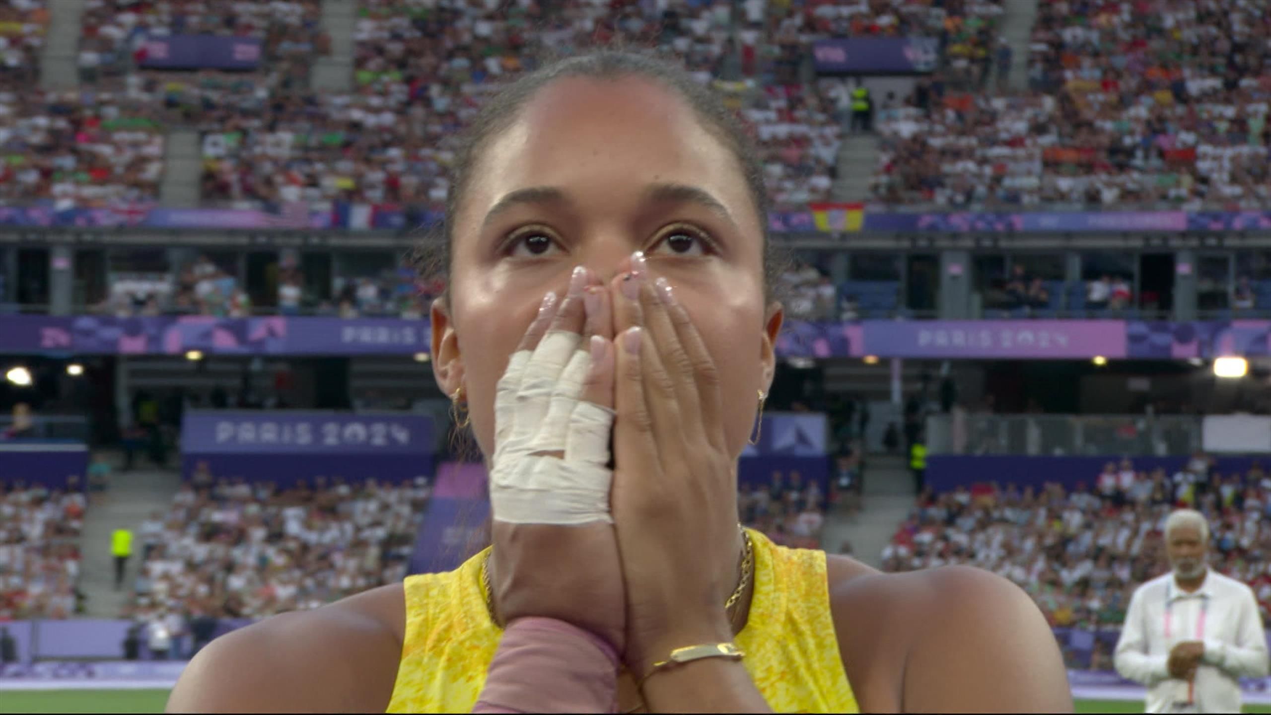 Elle-même est ébahie : Yemisi Ogunleye, sacrée championne olympique du ...